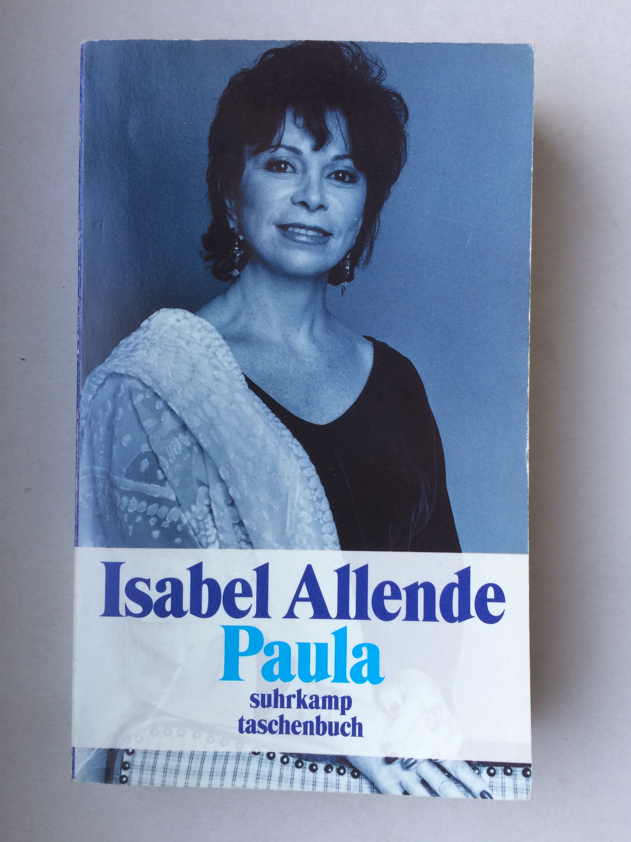 Paula. Roman (auf deutsch) by Allende, Isabel --- Aus dem Spanischen ...