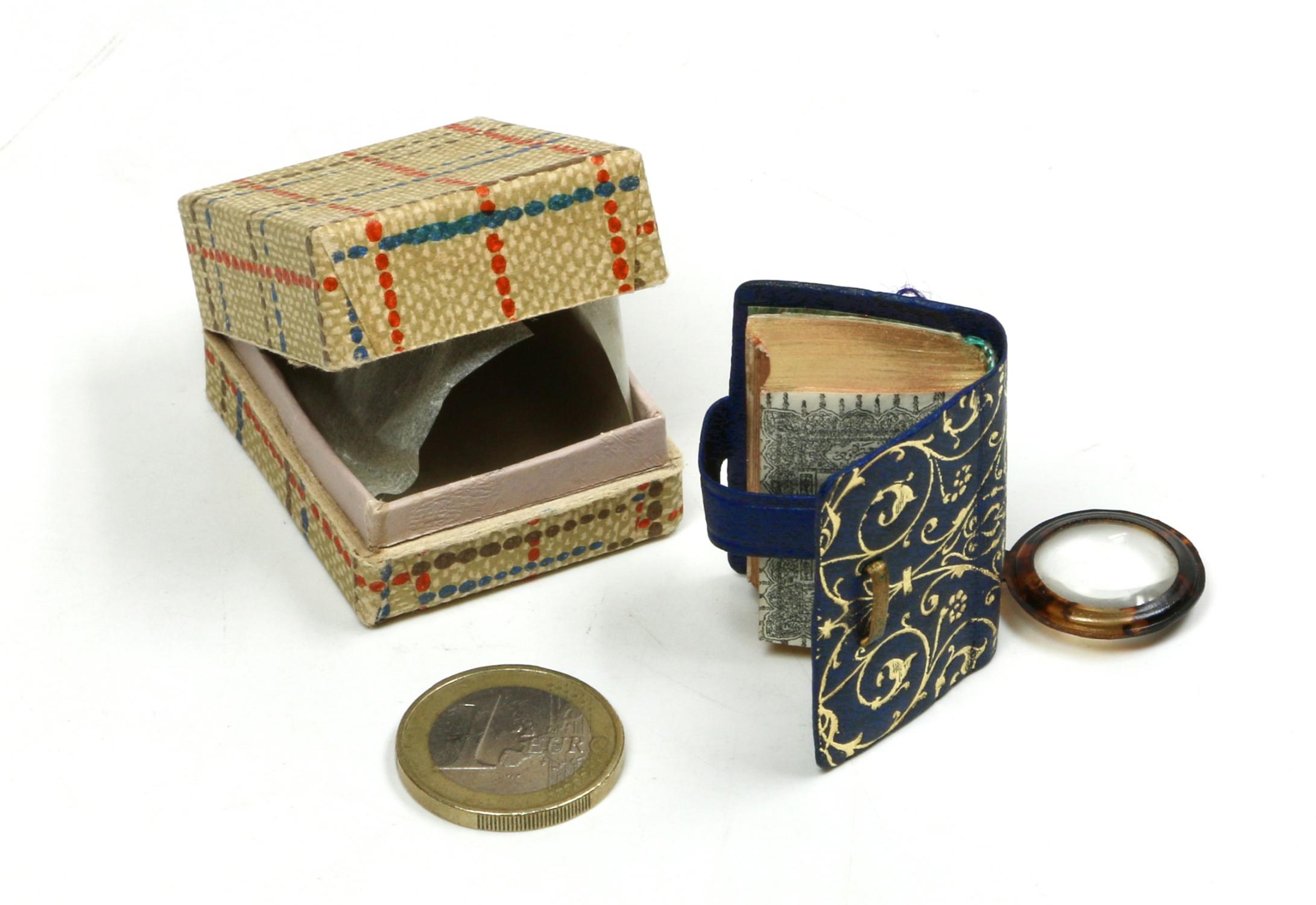 A miniature Qur'an. von Quran. | Antiquariat INLIBRIS Gilhofer Nfg. GmbH A miniature Qur'an. von Quran. | Antiquariat INLIBRIS Gilhofer Nfg. GmbH