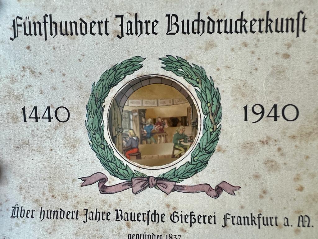 [Printing press, Boekdrukkunst, 1940] Uittrek-kijkdoos 'Funfhundert ...