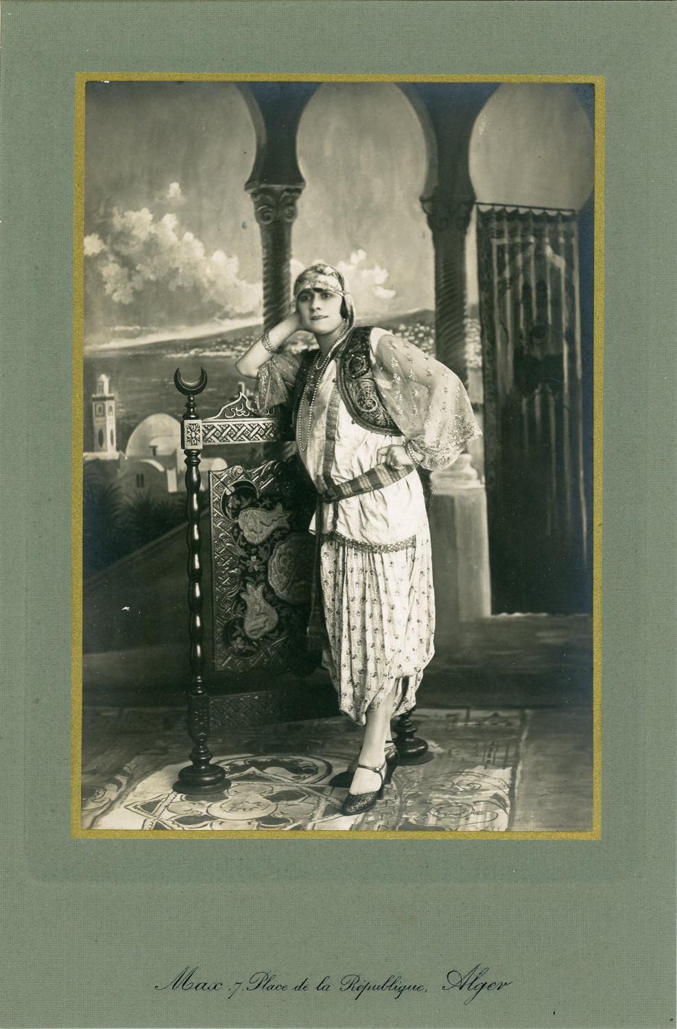 Max, Alger, portrait de femme by Photographie originale / Original ...