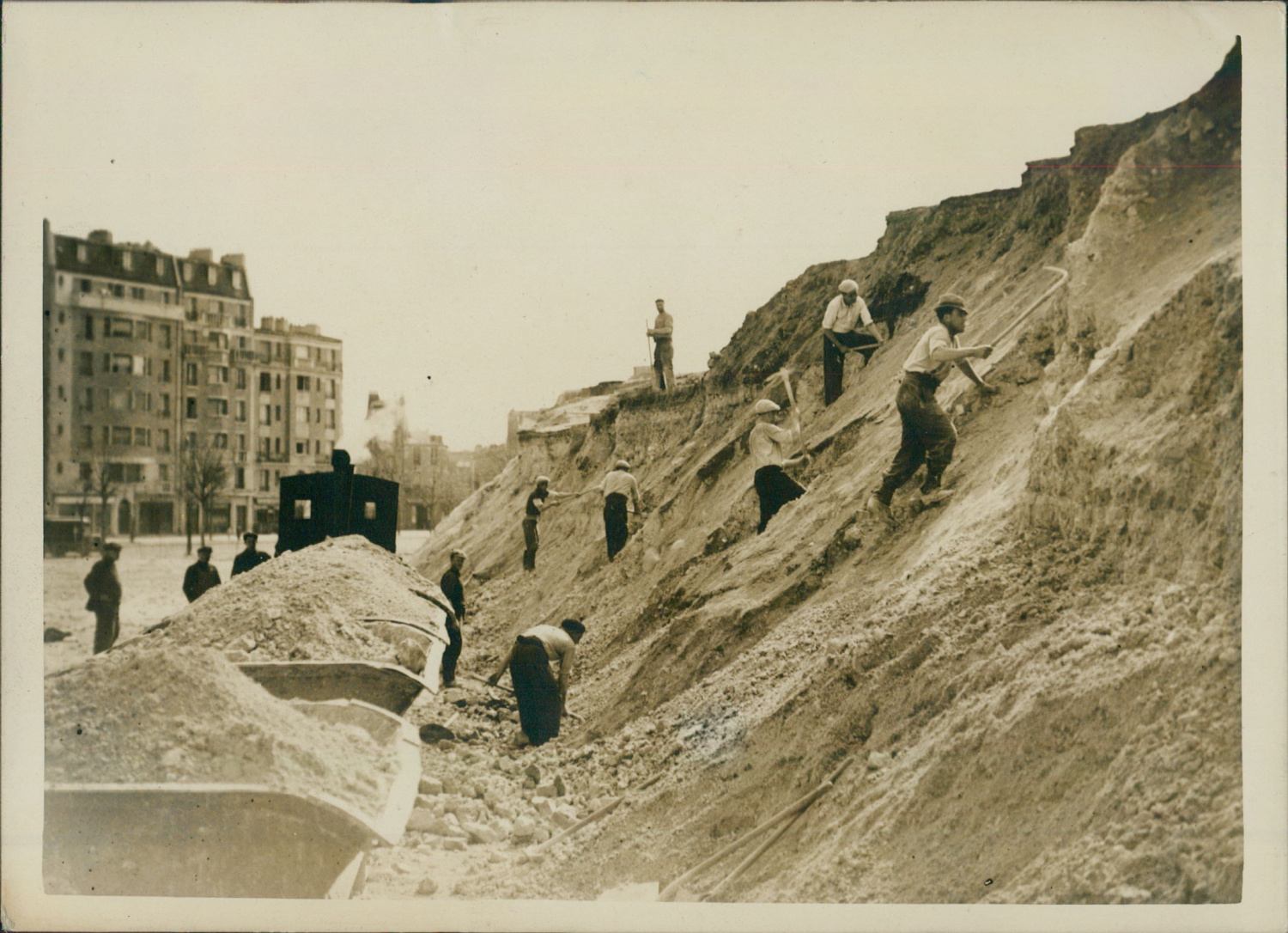 Paris 1941, porte de St Ouen, démolition des fortifications von ...