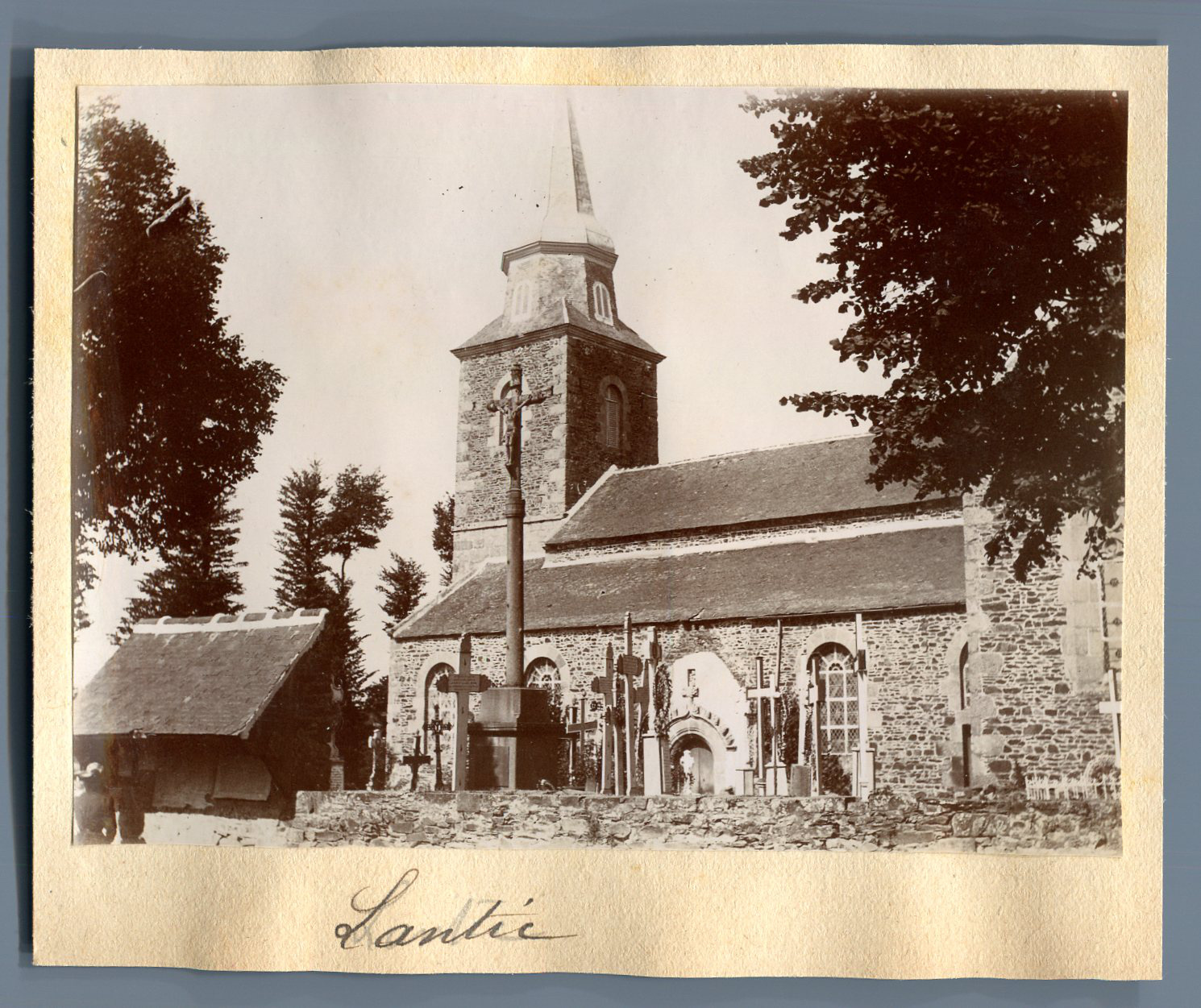 France, Lantic (Côtes d'Armor), L'Eglise by Photographie originale ...