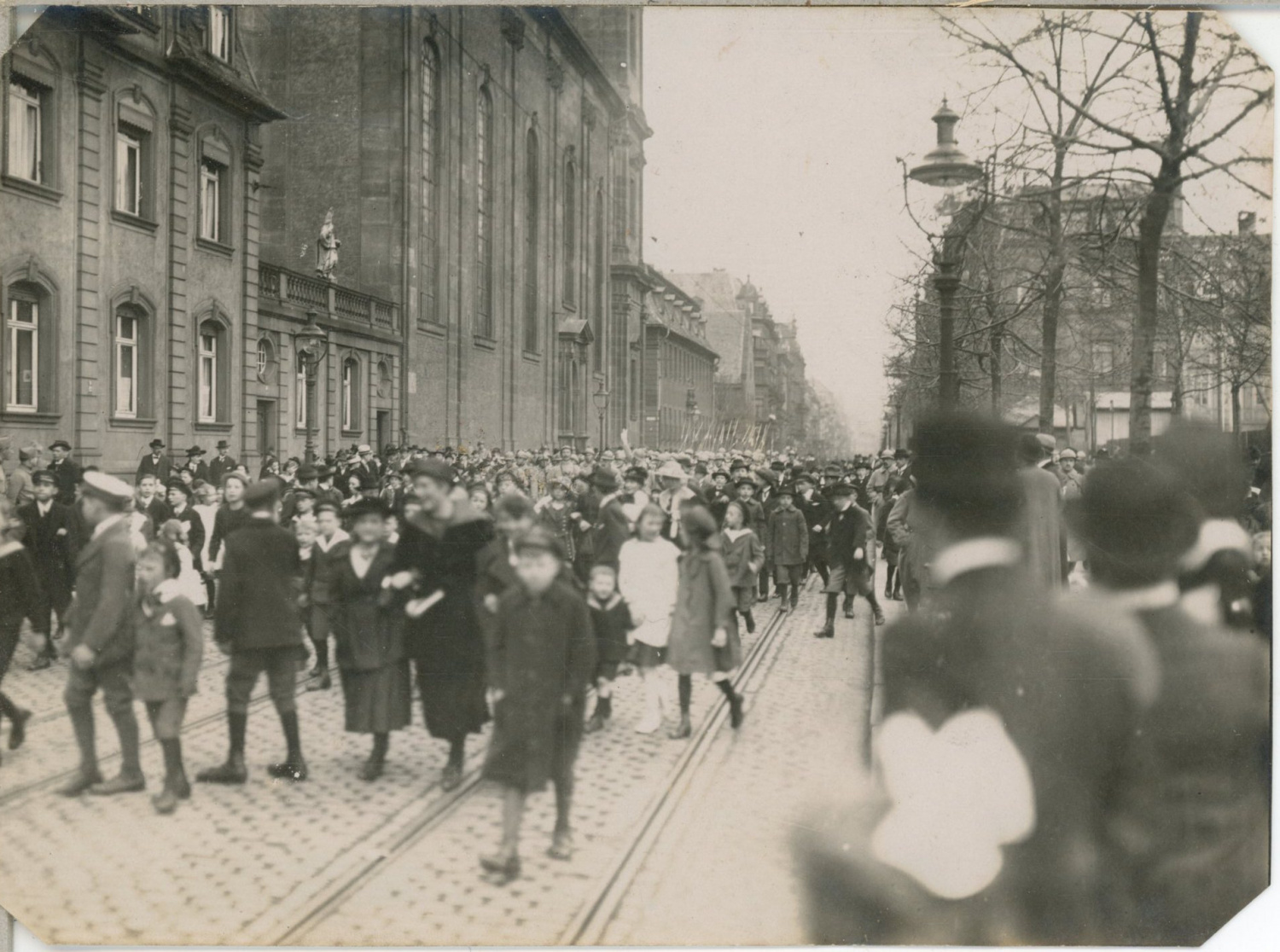France, Un grand défilé by Photographie originale / Original photograph ...