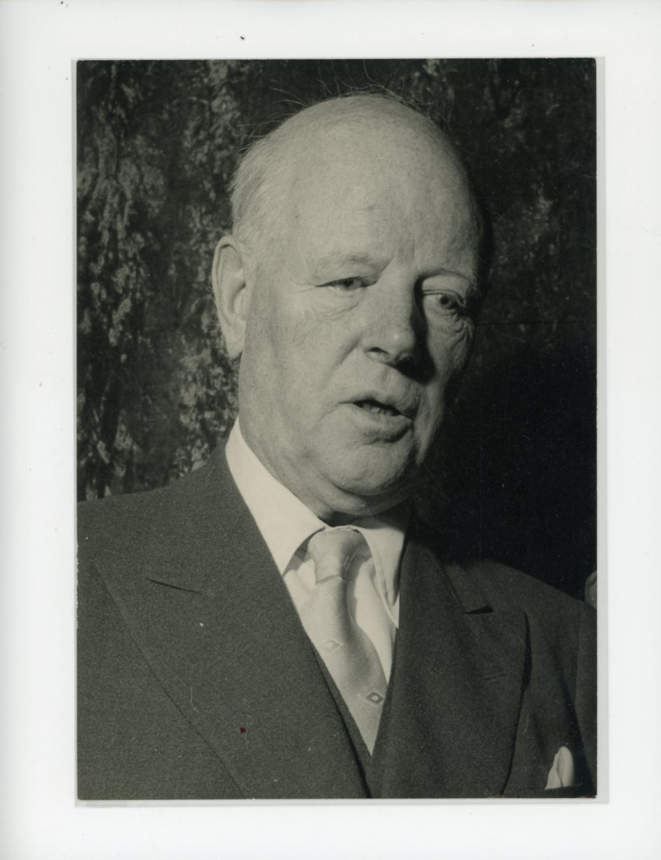 Portrait de Karl Olivecrona (juriste et philosophe de droit suédois ...