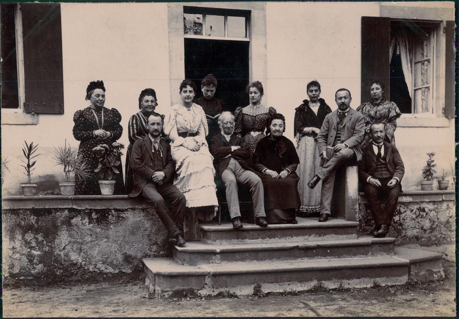 France, Sayat, Photo de Famille, Costumes d'Epoque by Photographie ...