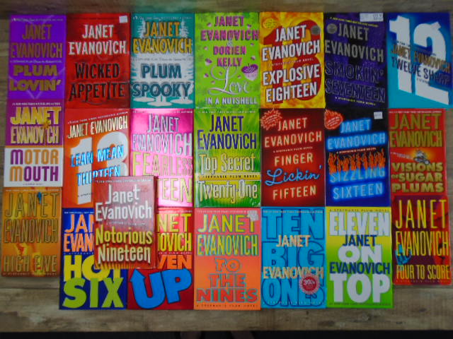 NICE lot (22) Janet Evanovich Stephanie Plumb Series Hardcover by Janet ...