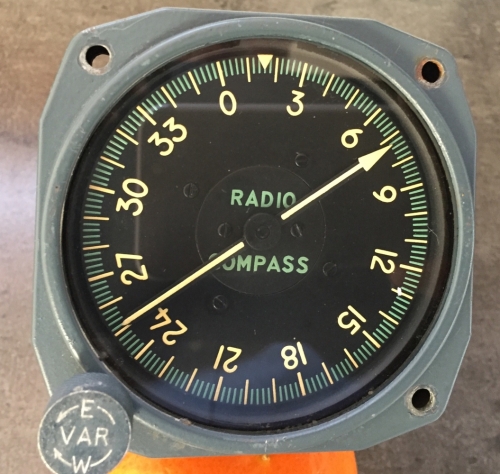 Royal Canadian Air Force Radio Compass, | Antiquariat Lindbergh