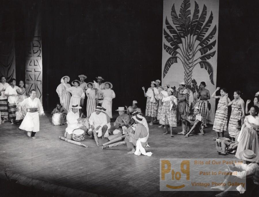 Madagascar Dance Ballet Paris Lipnitzki Photo 1960 by Boris LIPNITZKI ...