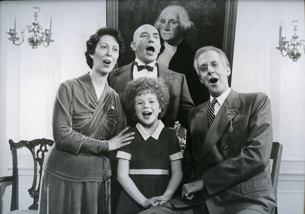 Lois deBanzie Al Finney Ed Herrmann & Aileen Quinn in Annie News Photo ...