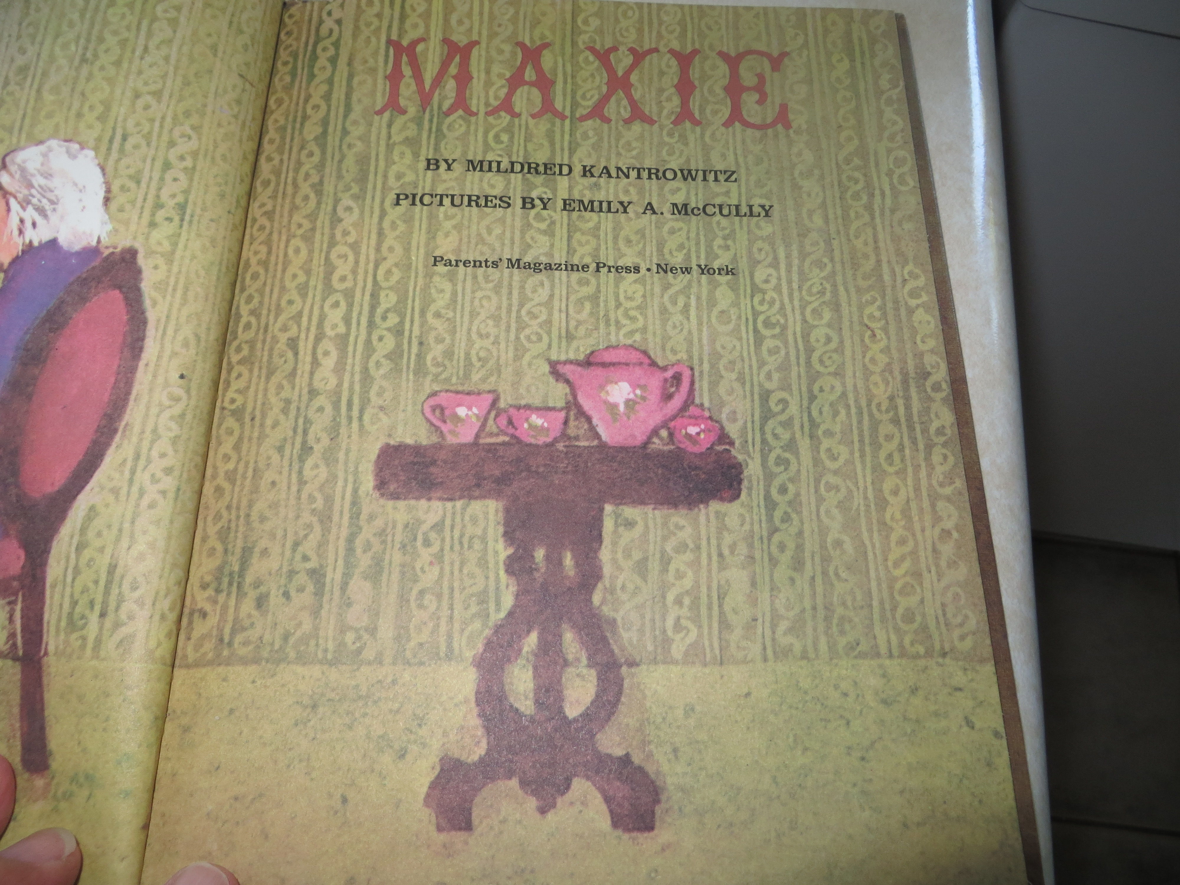 MAXIE by Mildred Kantrowitz: Very Good Hardcover (1970) 1st. | Masons ...