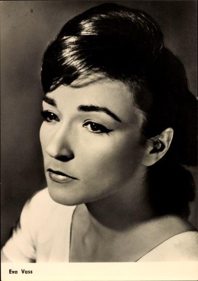 Ansichtskarte / Postkarte Schauspielerin Eva Vass, Portrait, Intermezzo ...