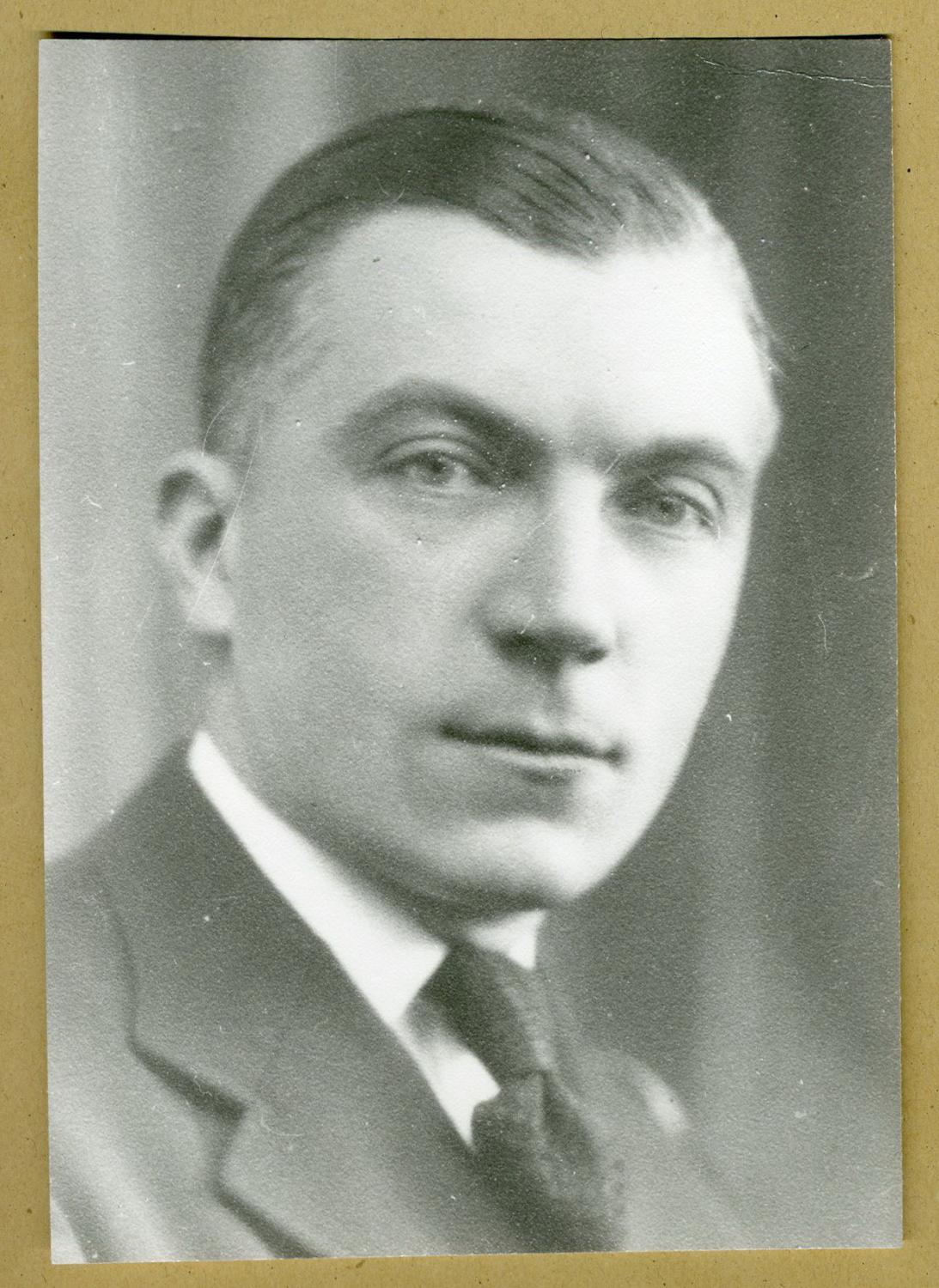 André Rivet - Photo dédicacée, lettre autographe signée et carte ...