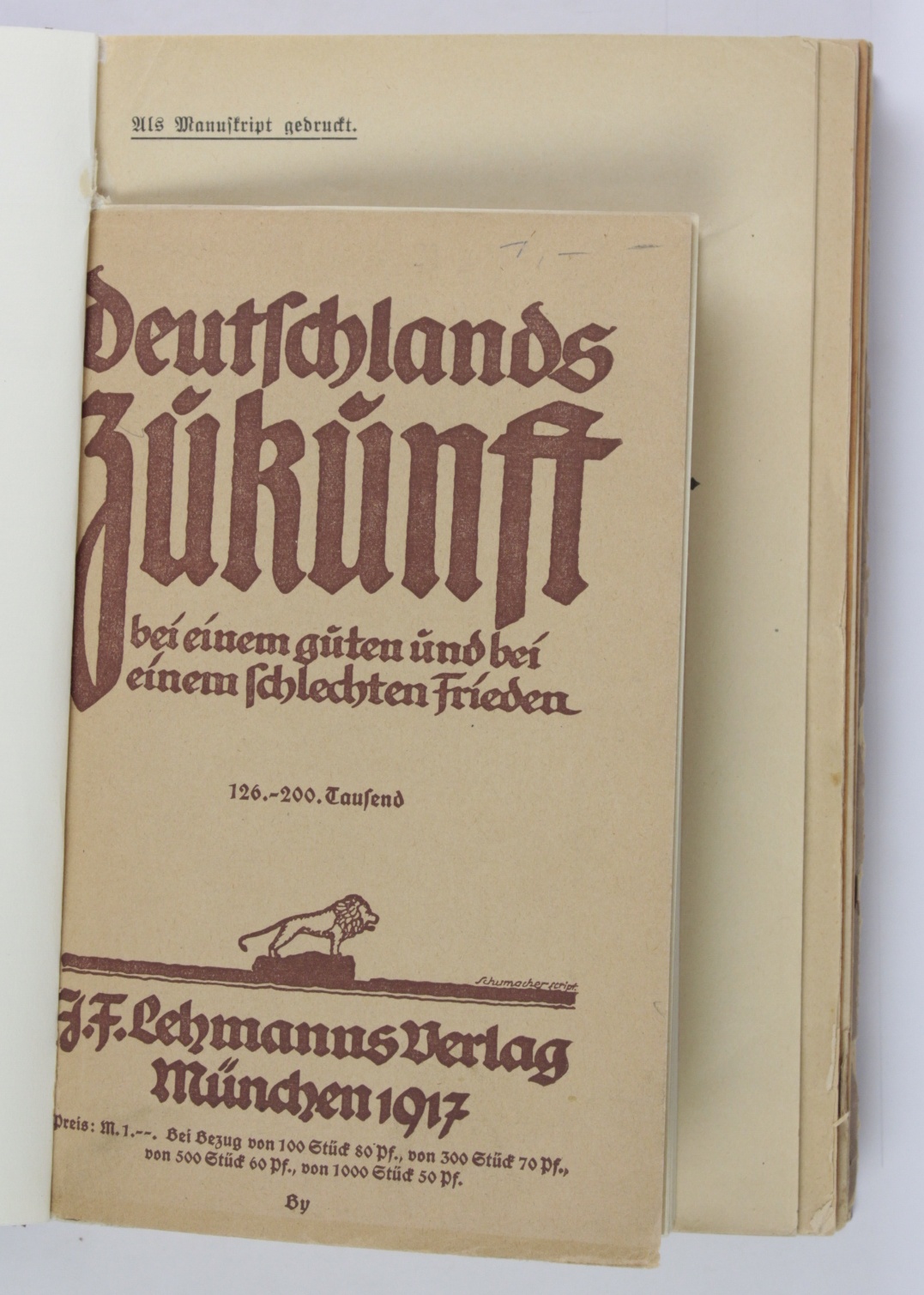 Konvolut teils sehr seltener Schriften zum Pazifismus zusammengebunden ...