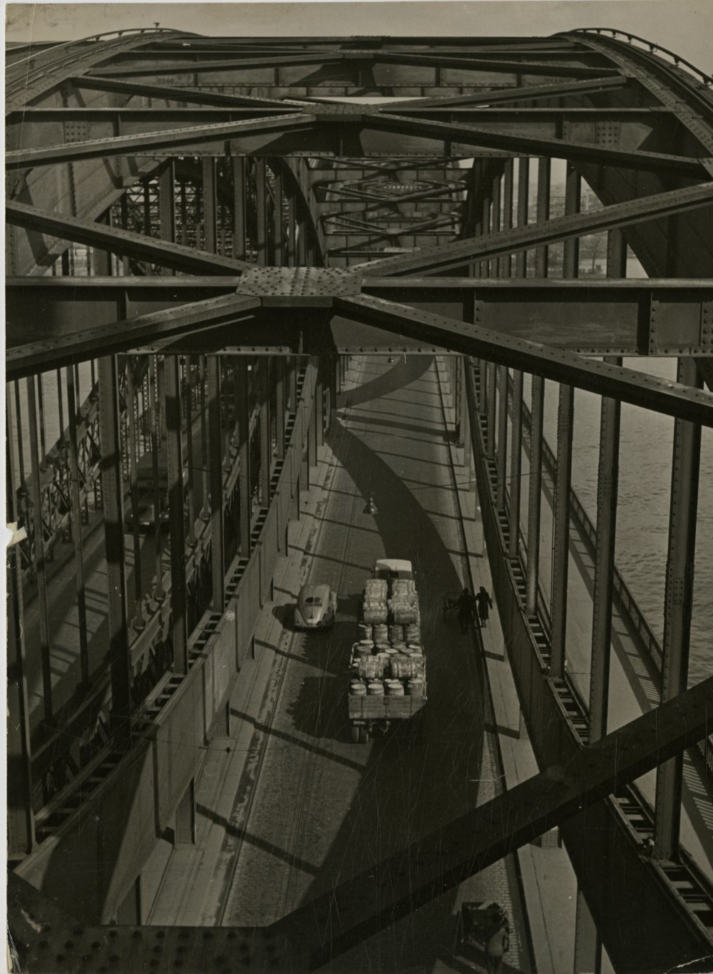 Sur le pont by Photographie originale / Original photograph: (1960 ...