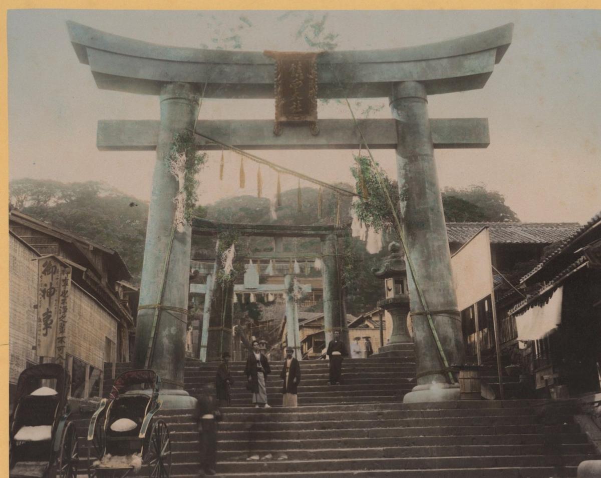 Japon, Nagasaki Torii Gate by Photographie originale / Original ...