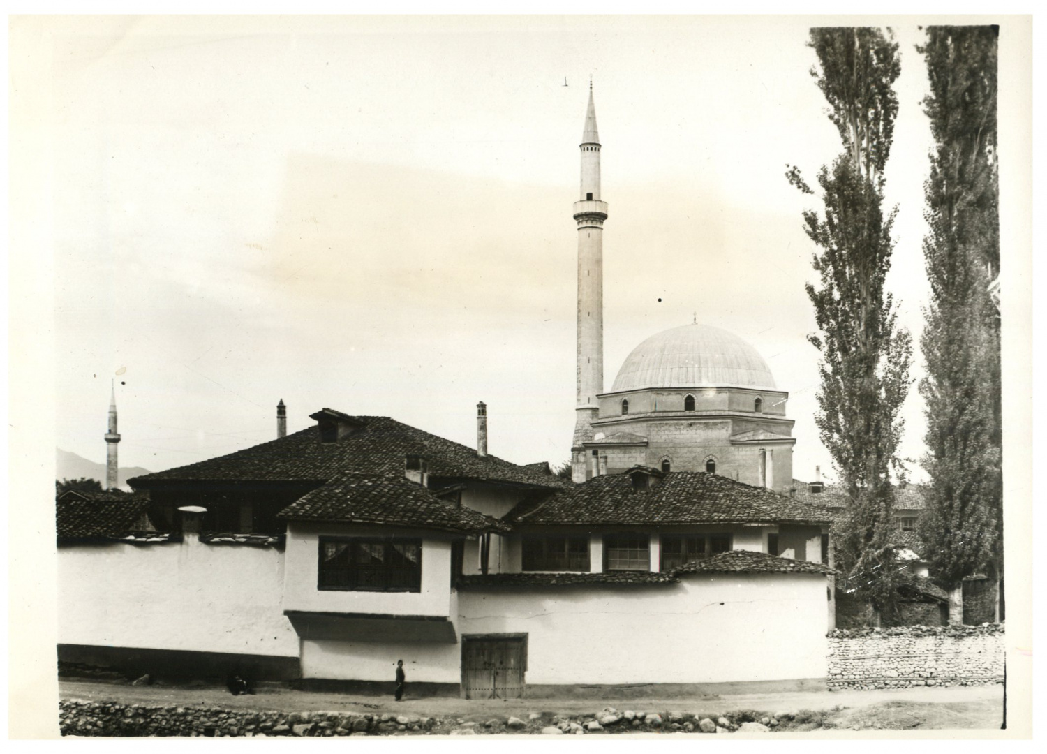 Yougoslavie, Kosovo, la Mosquée de Bajrak by Photographie originale ...