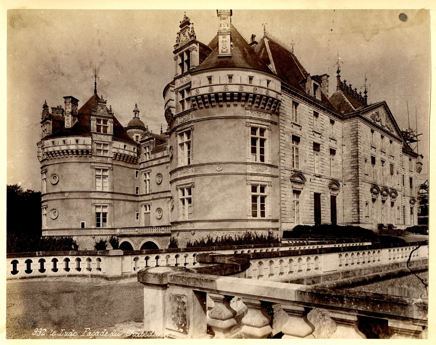 France, Le Lude, Façade du Château par Photographie originale ...