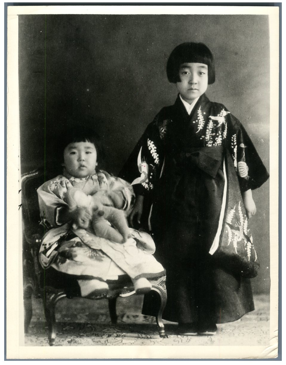 Japan, Tokyo, Princesse Taka and Teru, daughters of the Japan Emperor ...