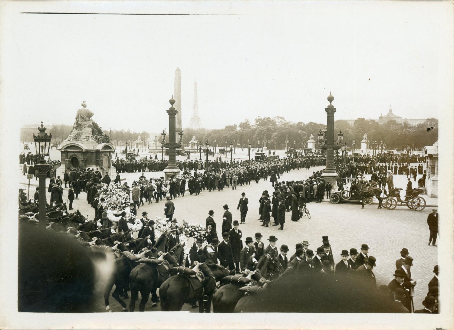 France, Paris, Fêtes de Jeanne d'Arc, Vue générale place de la Concorde ...