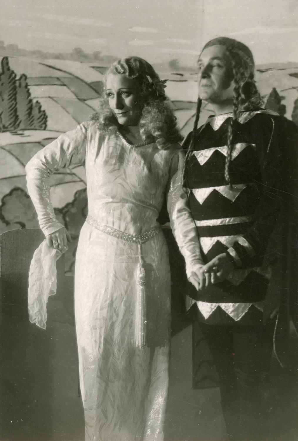 Opéra Comique, Comédiens Vina Bovy et Roger Bourdin dans Le Bon Roi ...