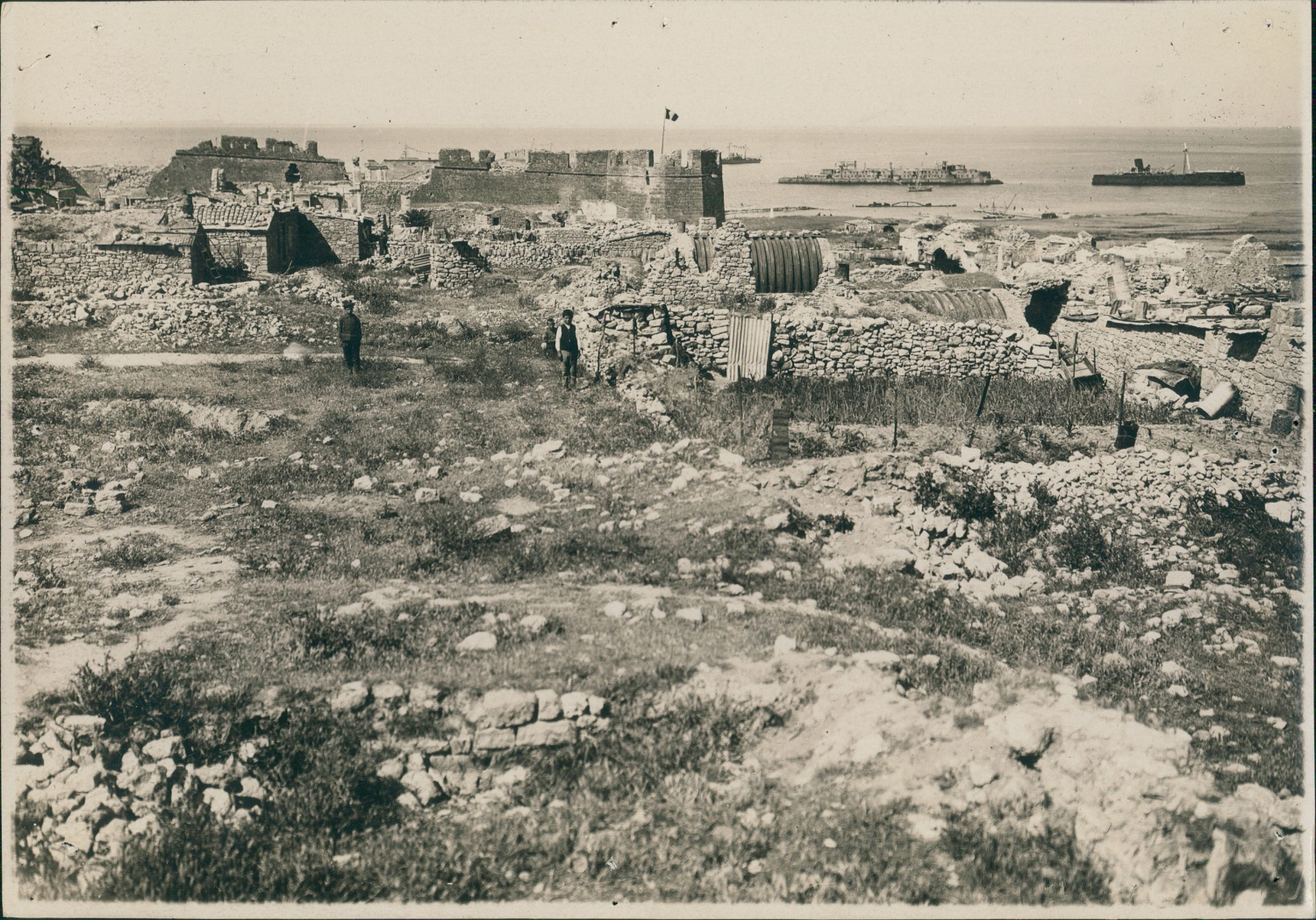 Constantinople, ruines près d un port, 1921, Vintage silver print by ...