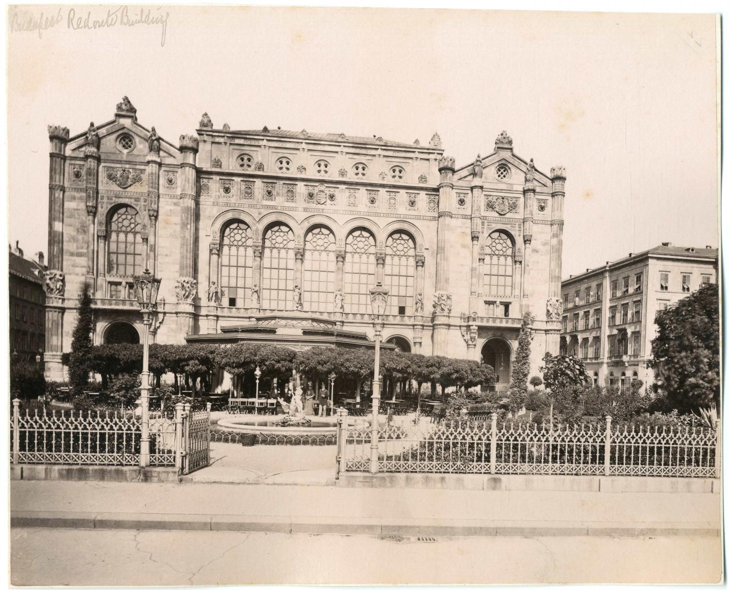 Hongrie, Budapest, le Budai Vigadó by Photographie originale / Original ...