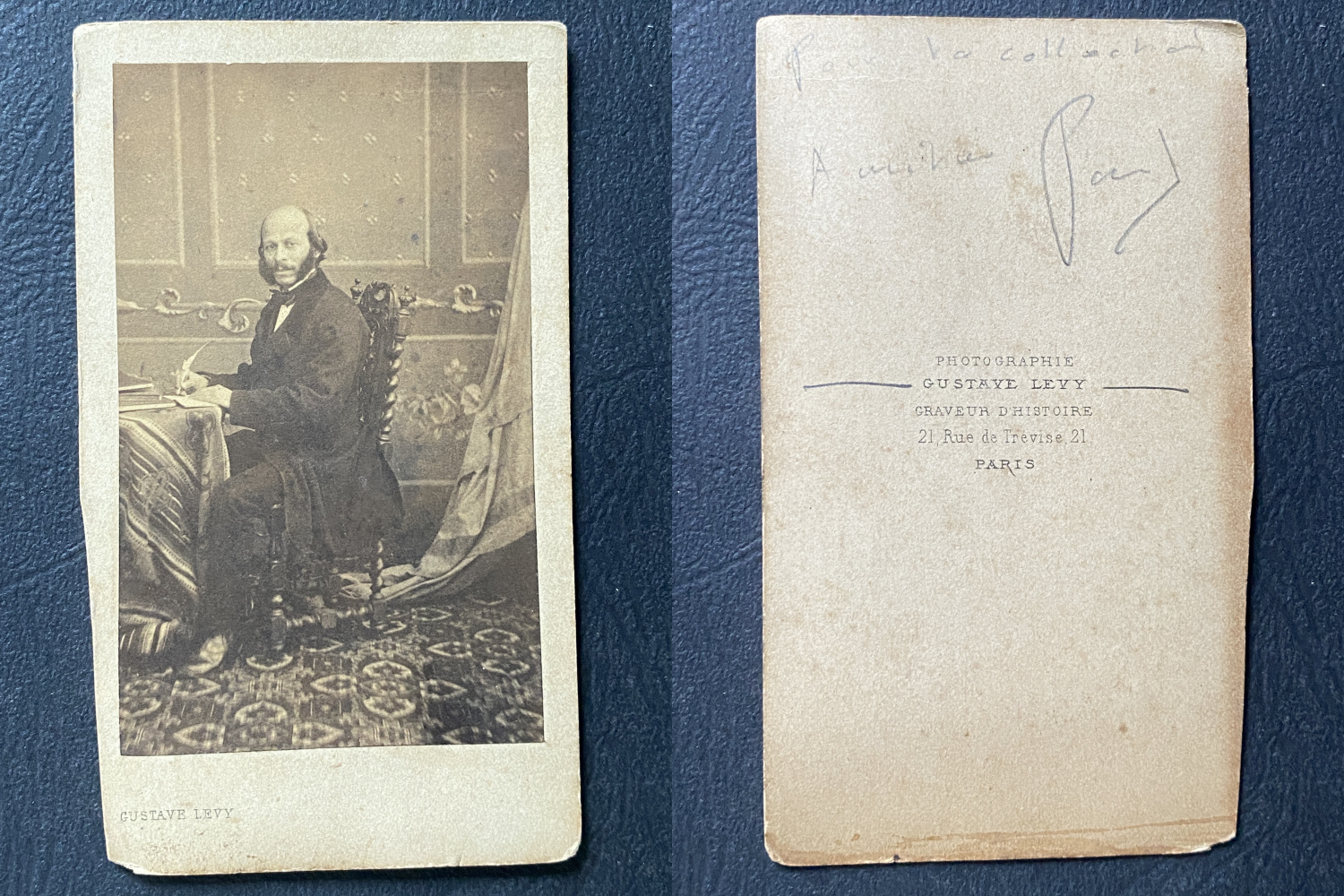 Gustave Lévy, Paris, Homme en pose, plume à la main, circa 1860 von ...