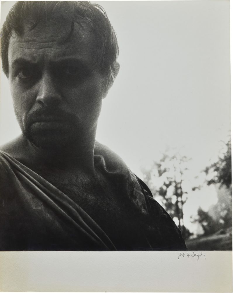James Mason on the set of "Julius Caesar" (1952) by Robert [Bob ...