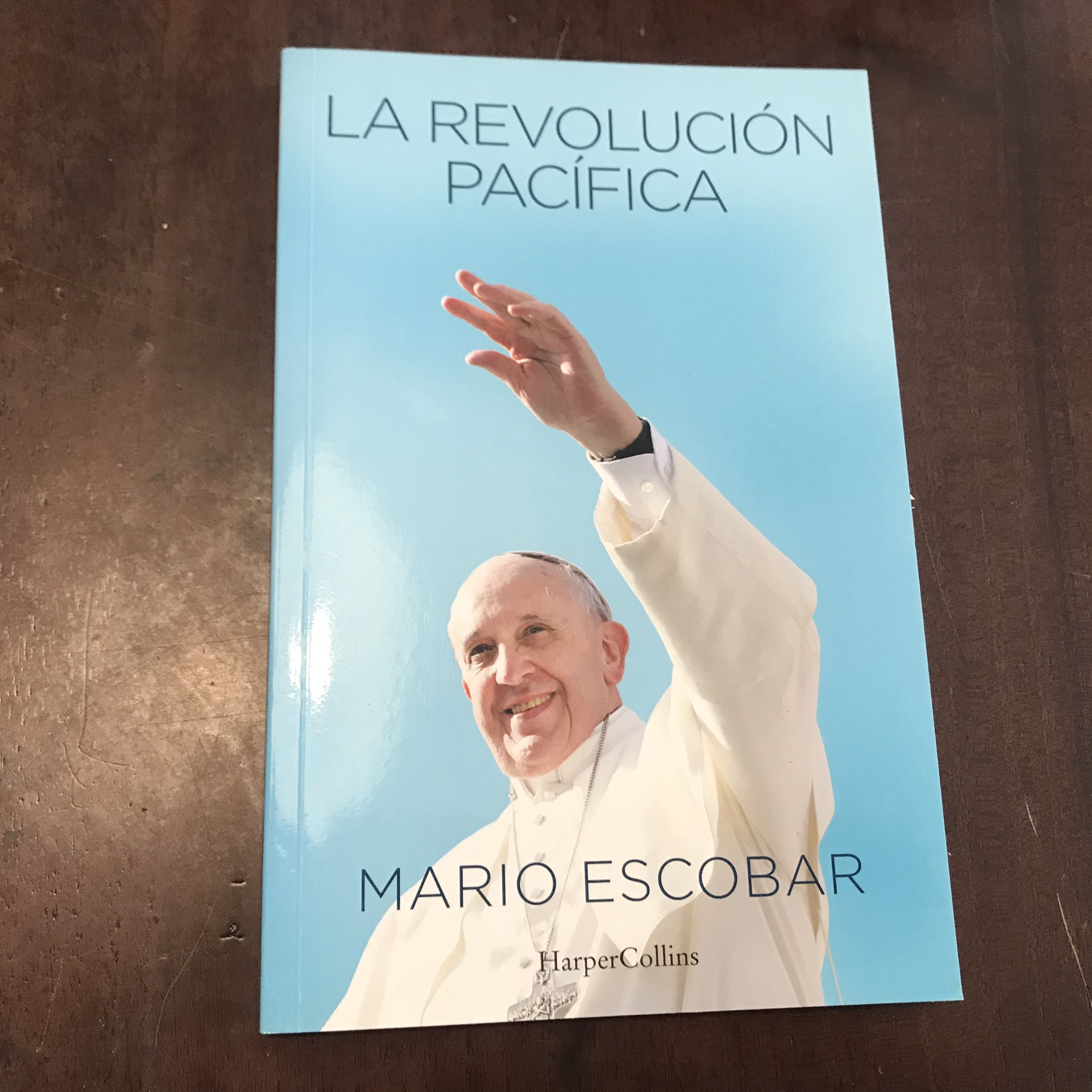 La revolución pacífica de Mario Escobar: Bueno Madrid. Rústica ...