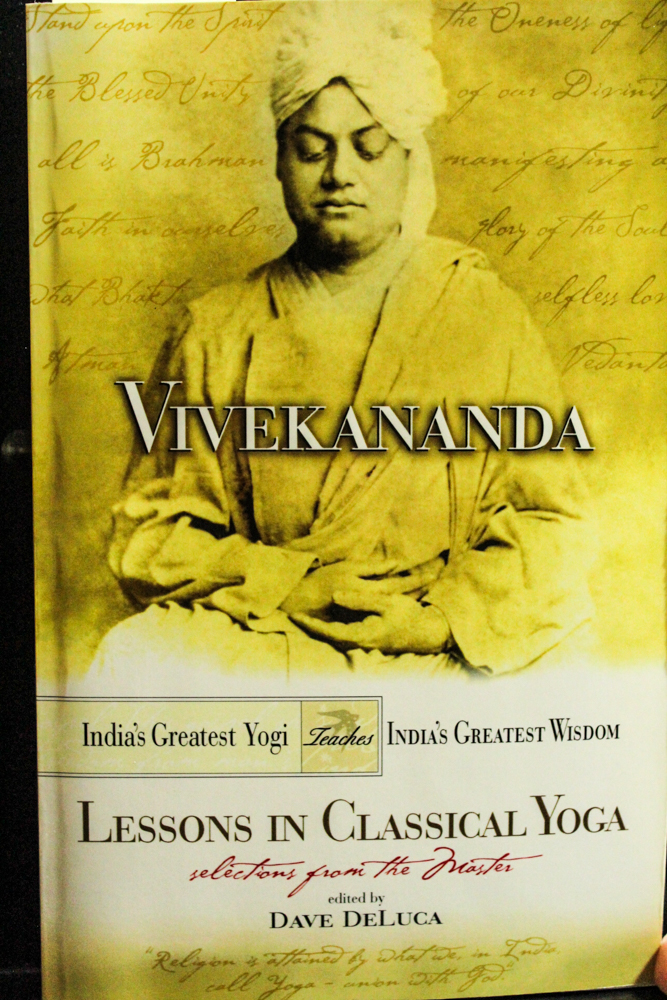 Vivekananda: Lessons in Classical Yoga by DeLuca, Dave: Near Fine Soft ...