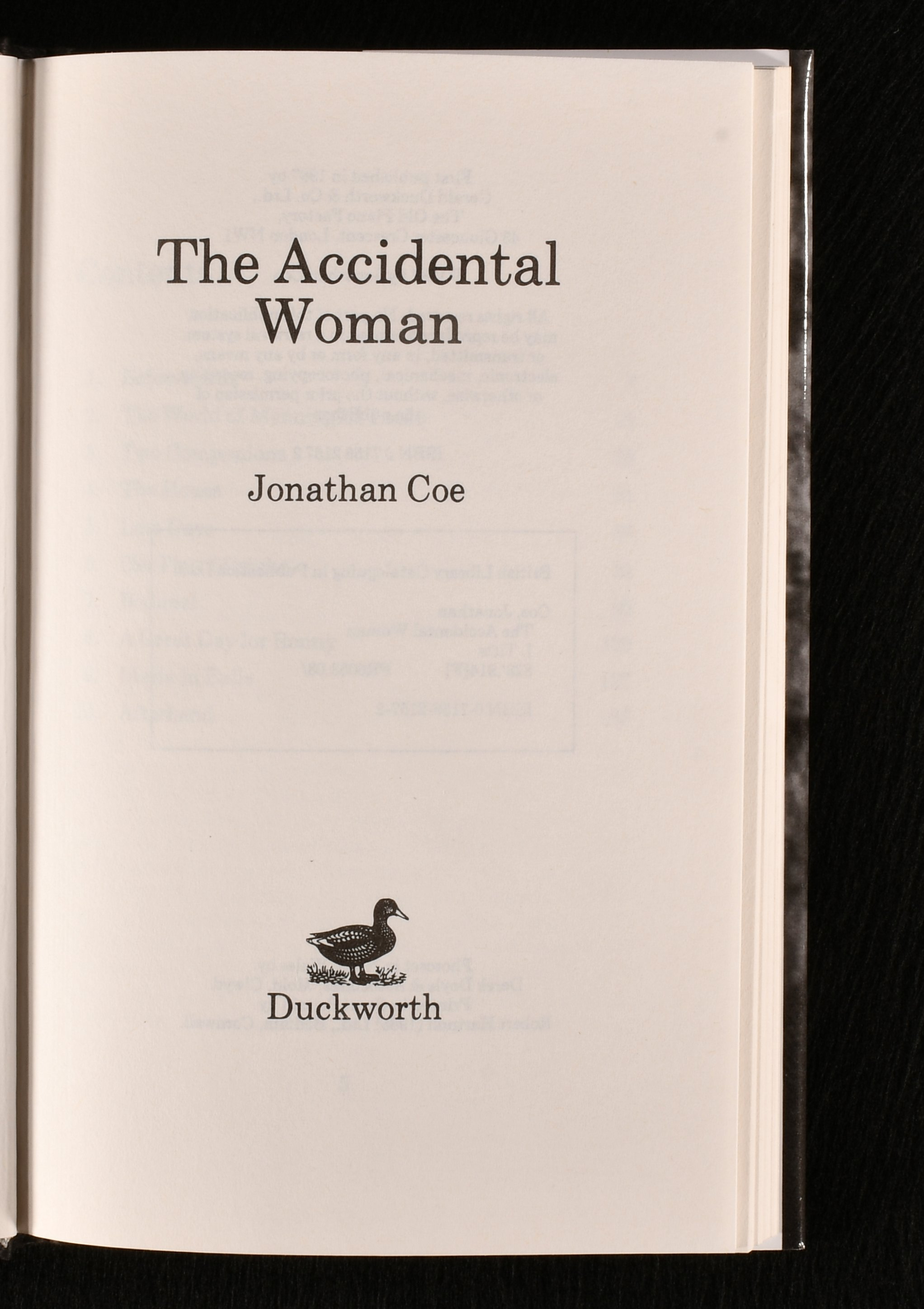 The Accidental Woman de Jonathan Coe: Fine Cloth (1987) First edition ...