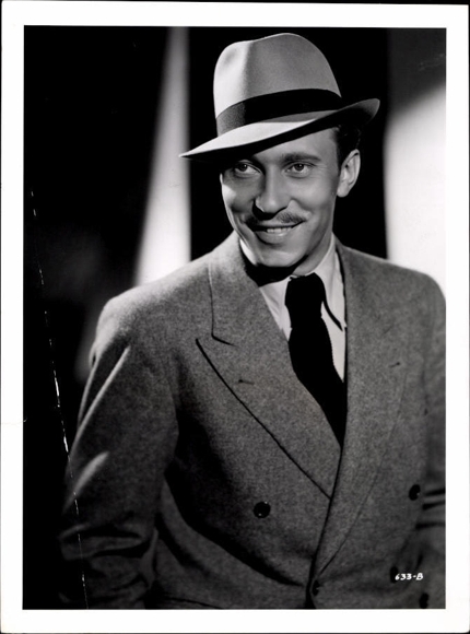 41 Pressefotos Carl Raddatz, Portraits und Filmszenen: Manuscript ...