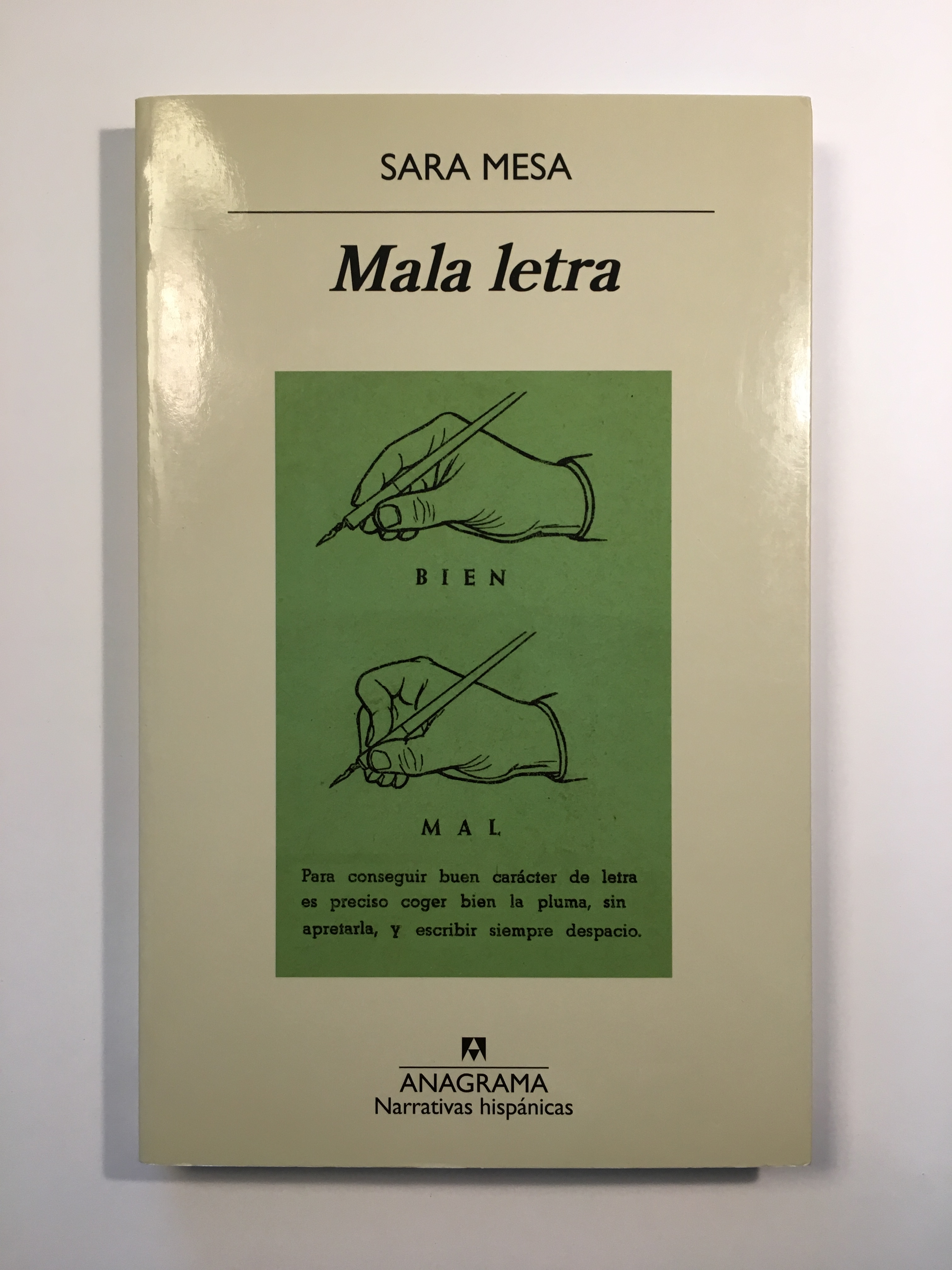 Mala letra by Sara Mesa: Excelente Encuadernación de tapa blanda (2016) 1ª Edición, Firmado por ...