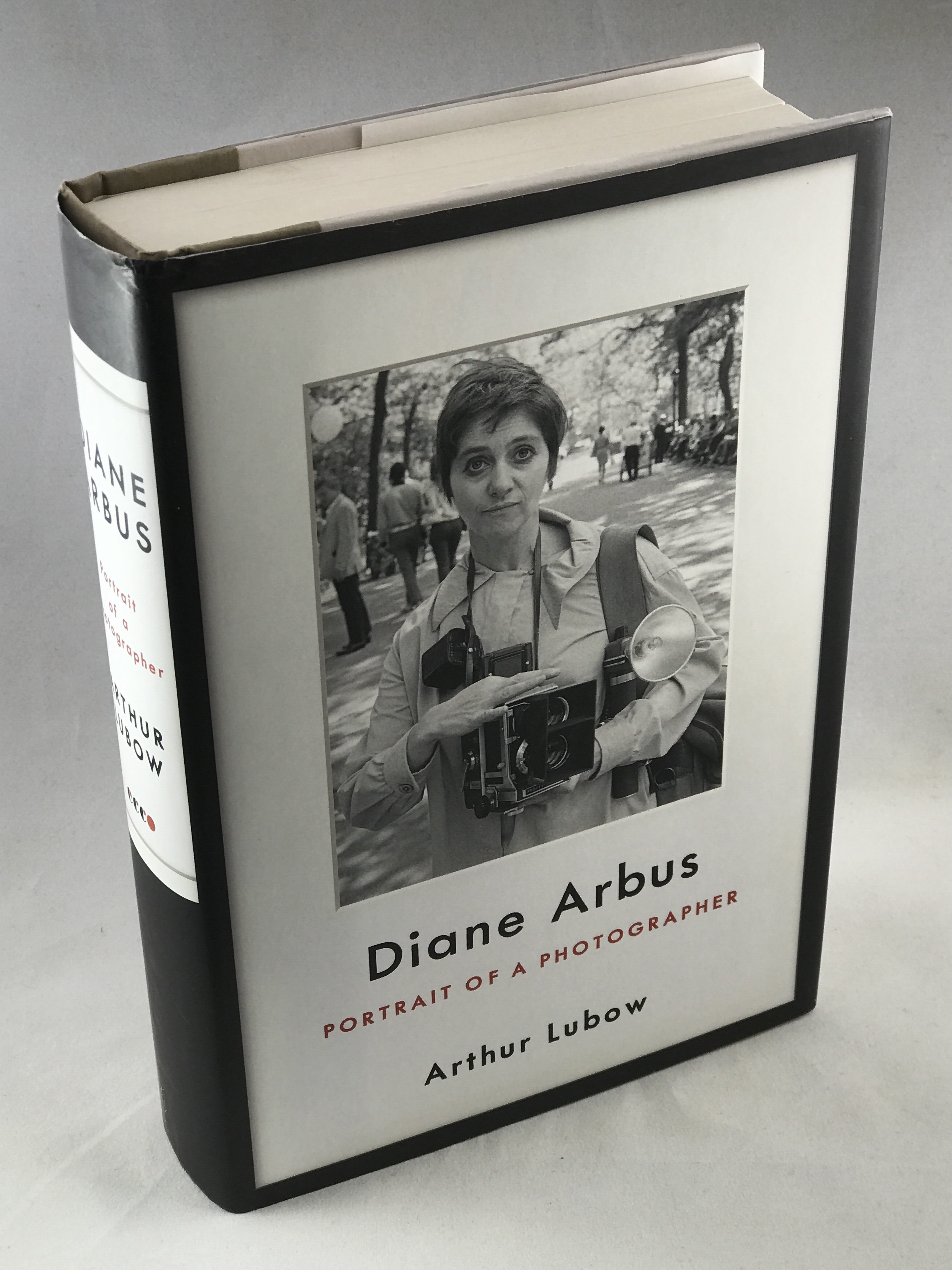 Diane Arbus: Portrait of a Photographer by Lubow, Arthur: Very Good ...
