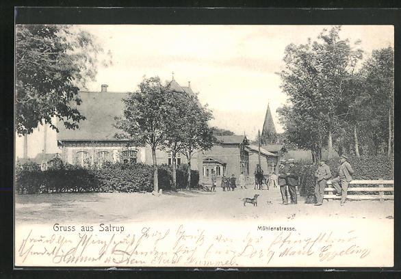 Ansichtskarte Satrup, Mühlenstrasse mit Kirche im Hintergrund: (1905 ...