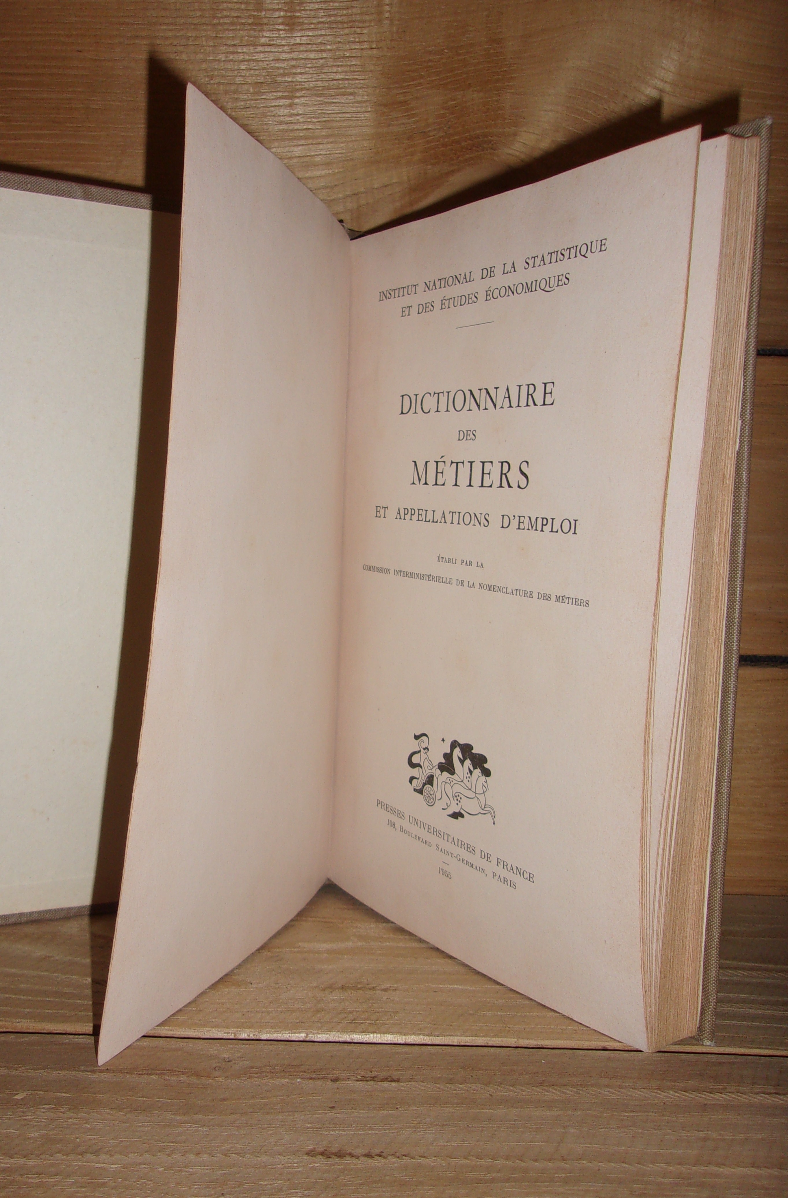 DICTIONNAIRE DES METIERS ET APPELLATIONS D'EMPLOI : Institut National ... DICTIONNAIRE DES METIERS ET APPELLATIONS D'EMPLOI : Institut National ...