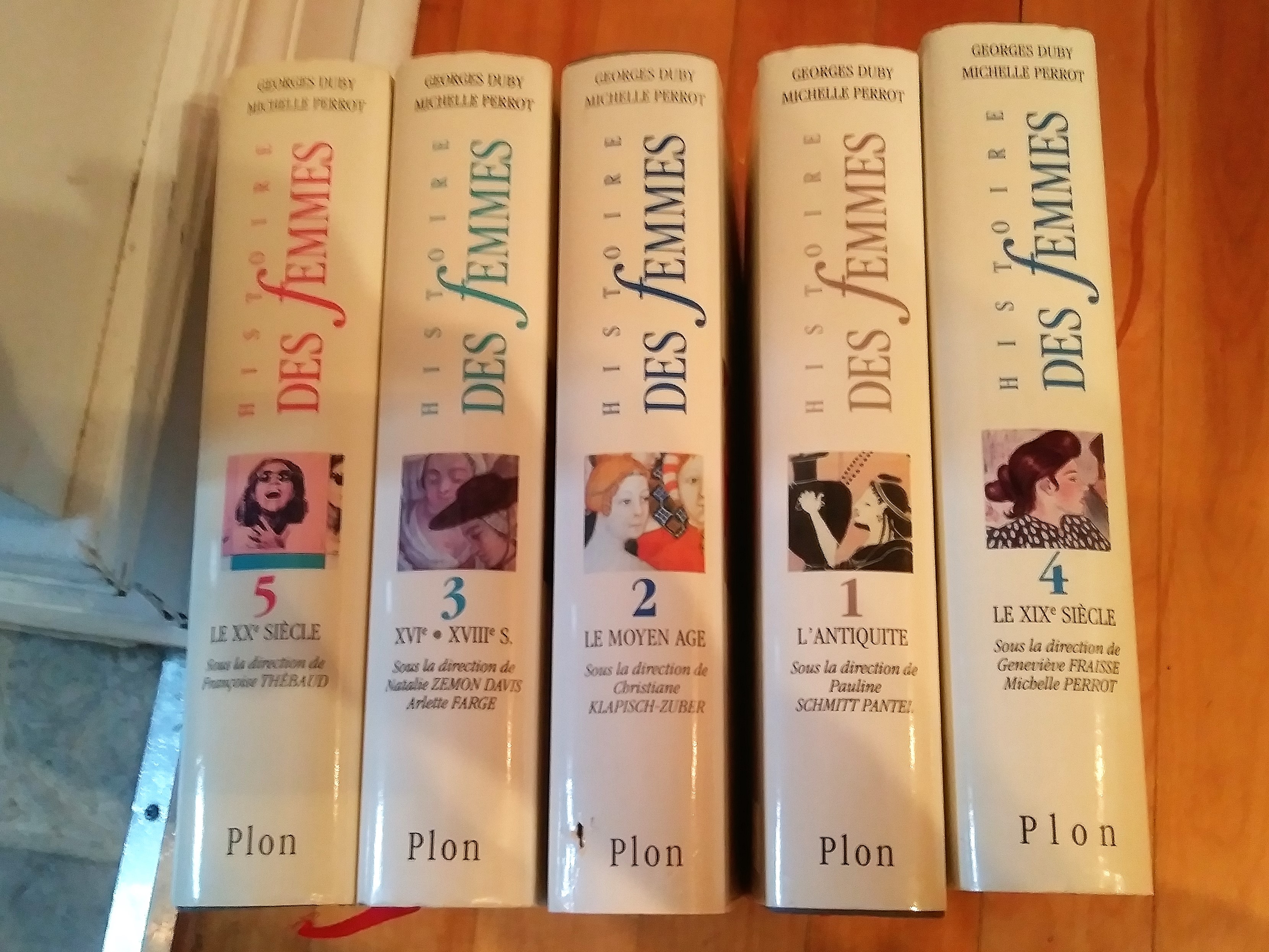 Histoire des Femmes. Tome 1 : L'Antiquité, sous la direction de Pauline ...