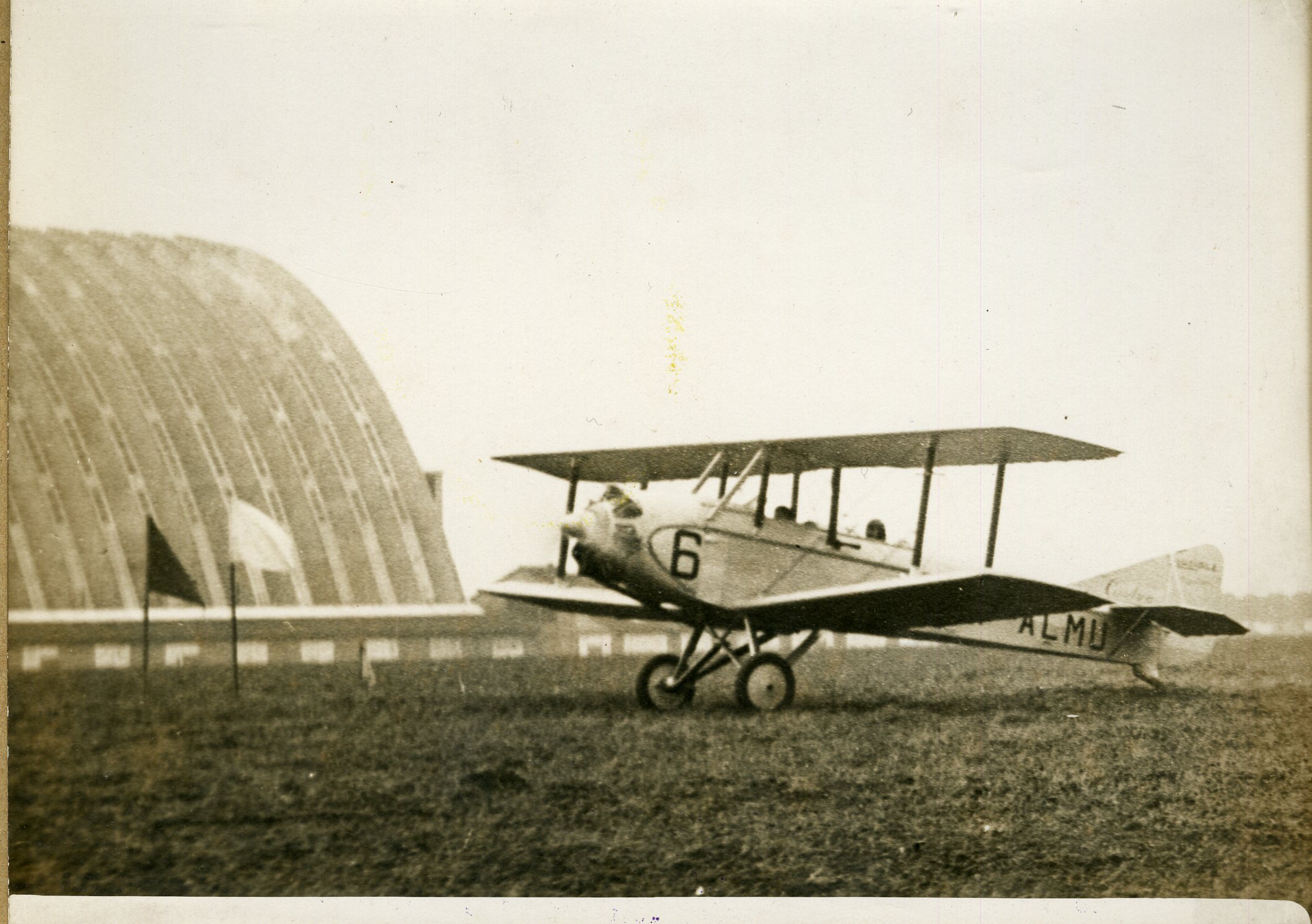 "L'avion CAUDRON piloté par FINAT" Photo de presse originale G. DEVRED ...