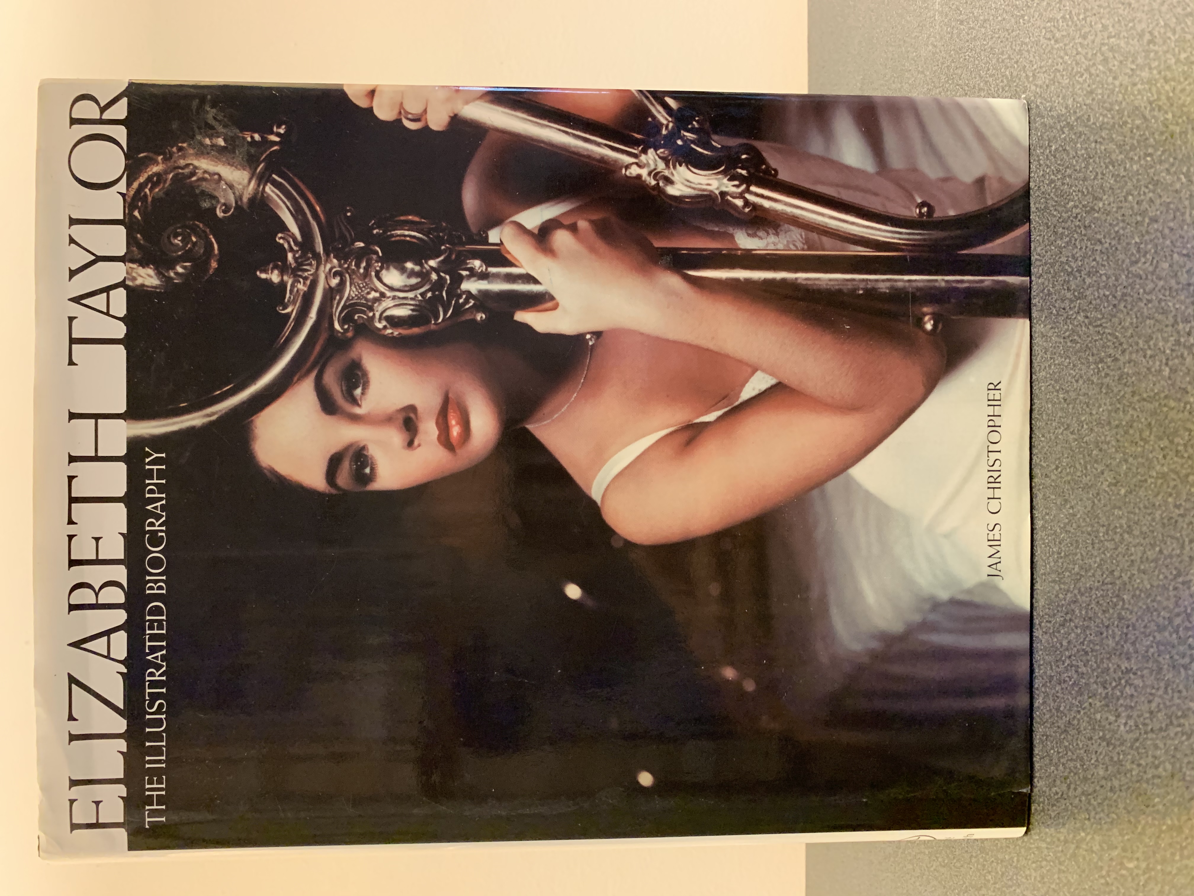 Elizabeth Taylor: The Illustrated Biography [VINTAGE 1999] [FIRST ...