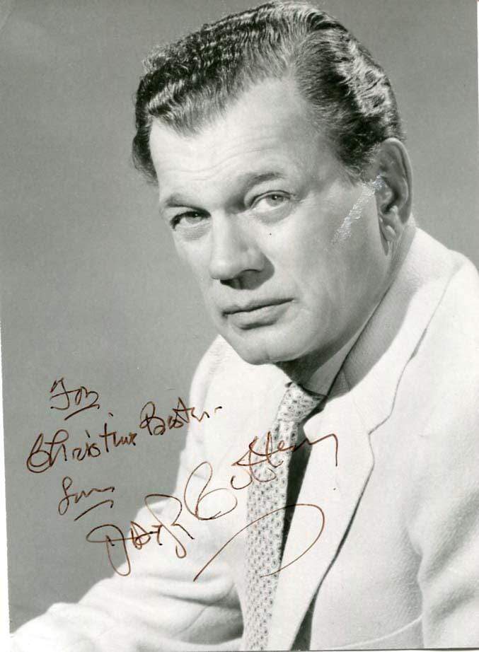 Joseph Cotten Autograph | signed vintage photographs Cotten | Barnebys