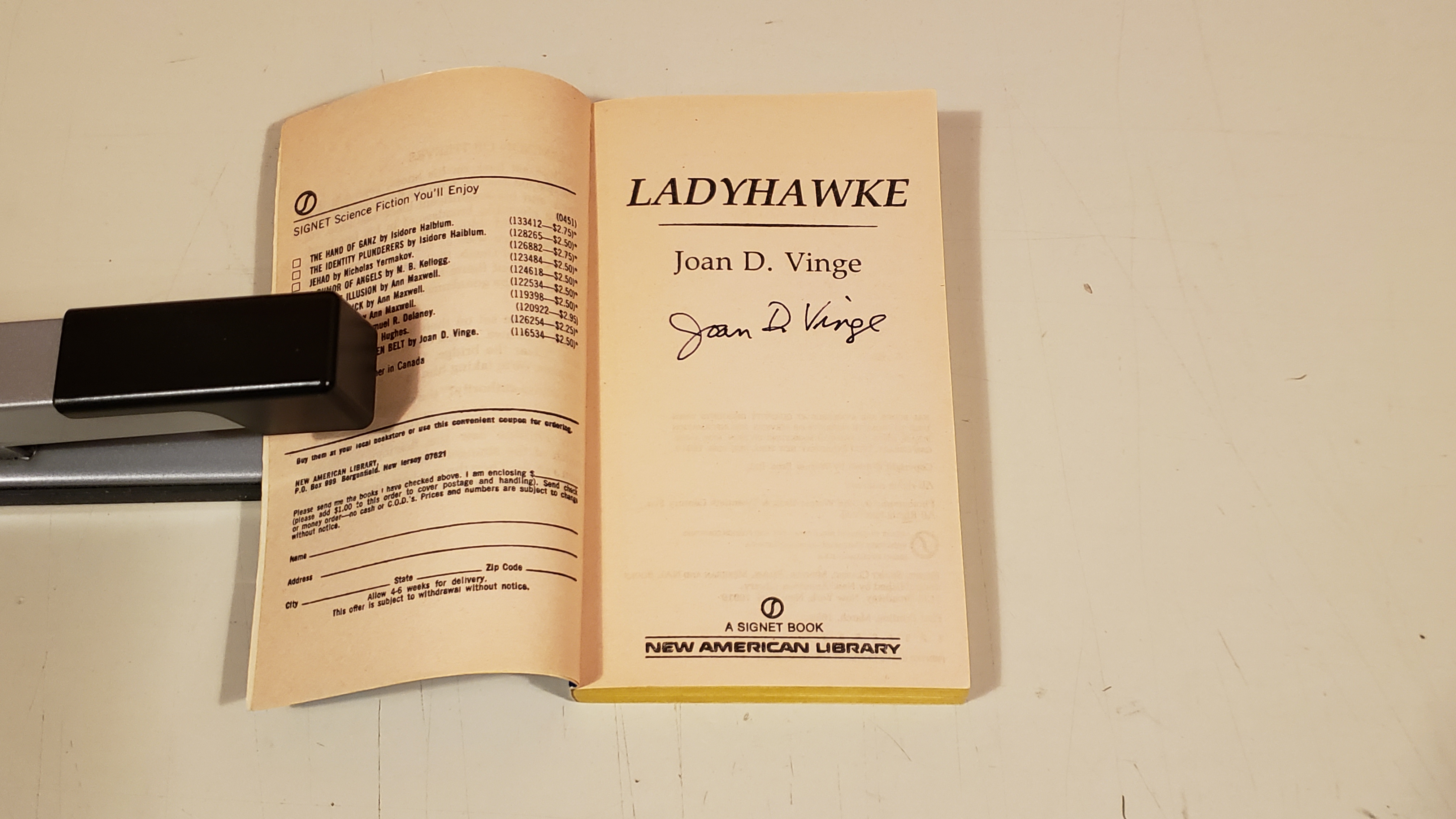 Ladyhawke: Movie Tie In: Signed by Vinge, Joan D.: Very Good Mass ...