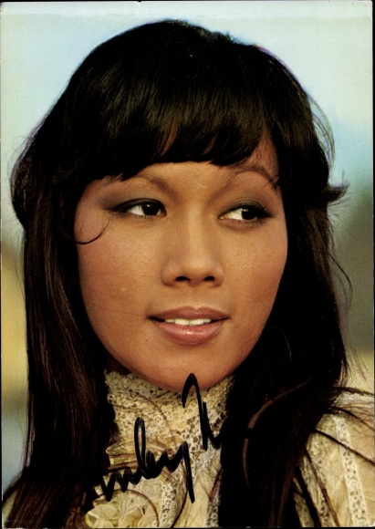 Ansichtskarte / Postkarte Sängerin Ruby Manila, Portrait, Autogramm ...