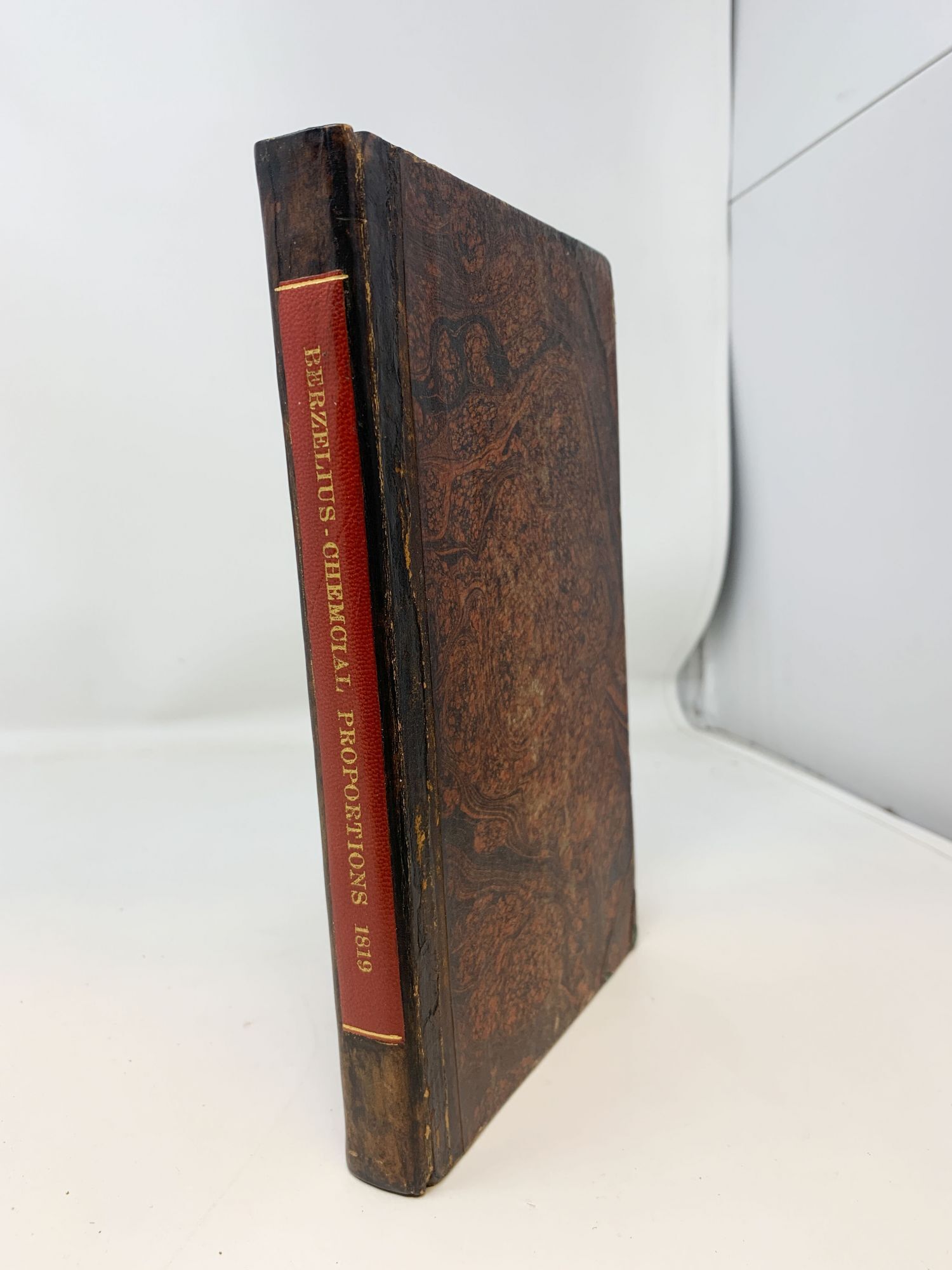 ESSAI SUR LA THEORIE DES PROPORTIONS CHIMIQUES ET SUR L'INFLUENCE ...