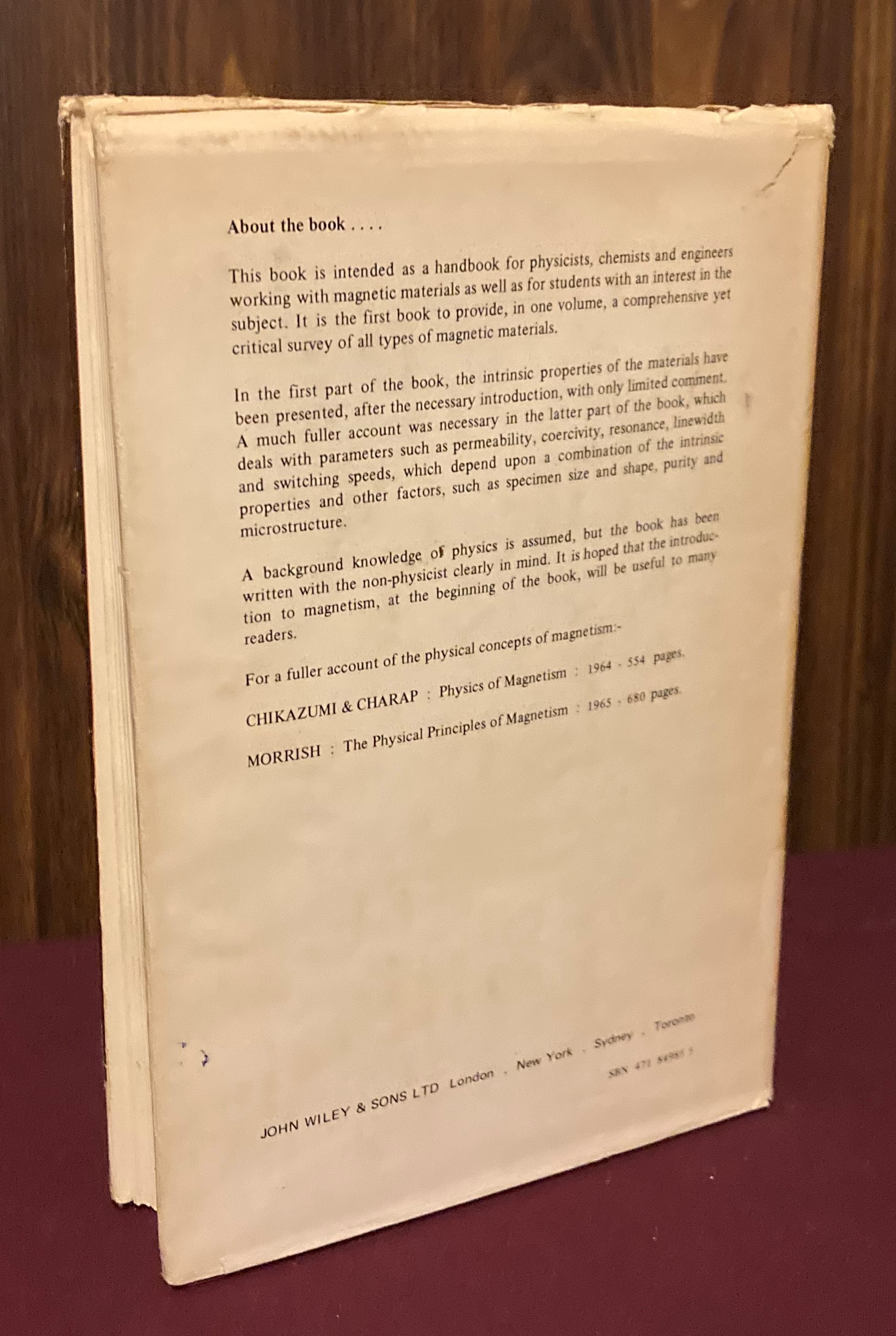 Magnetic Materials de R. S. Tebble, D. J. Craik: Near Fine Hardcover ...