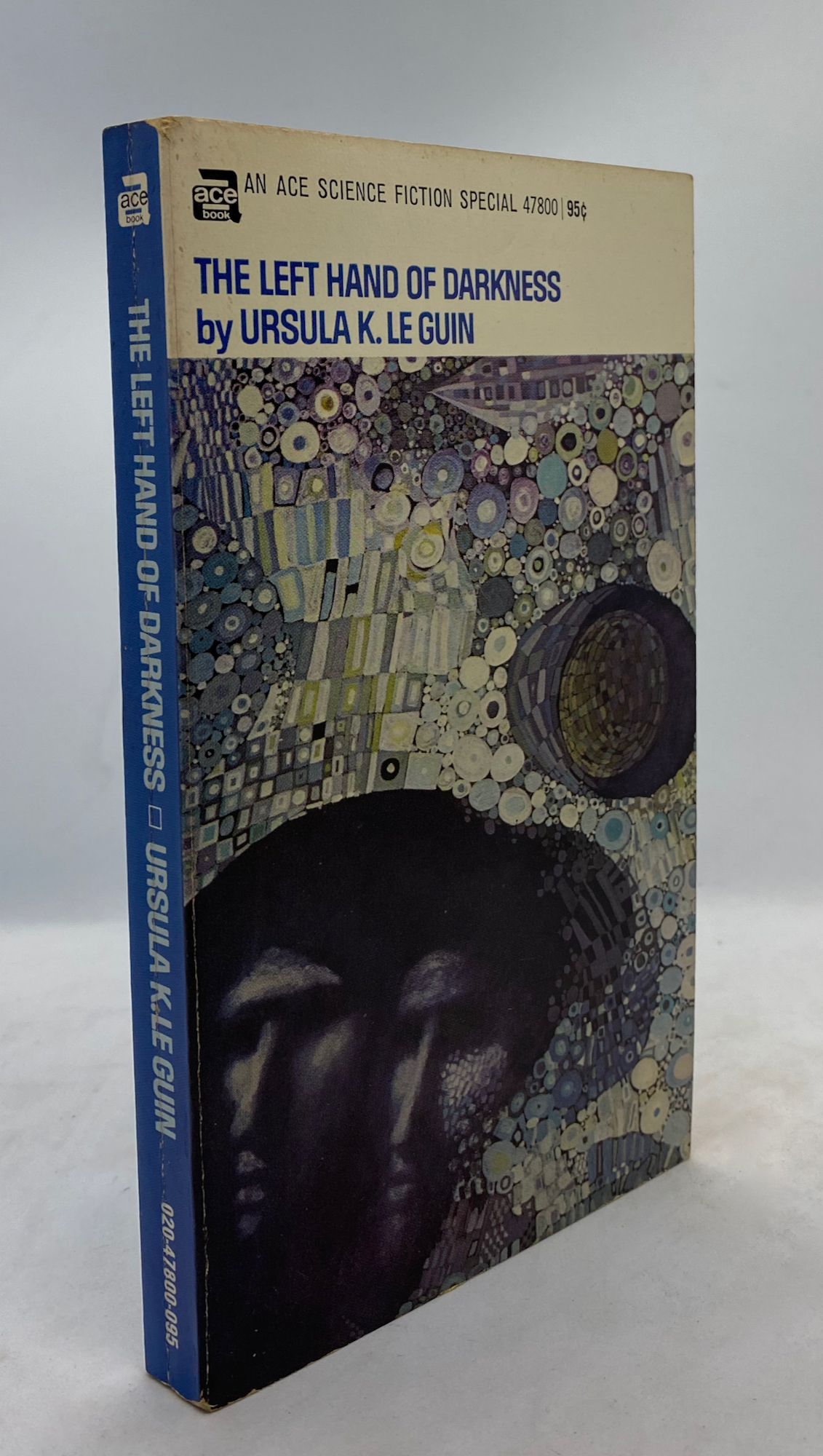 The Left Hand of Darkness by LE GUIN, Ursula K.: Near fine Softcover ...