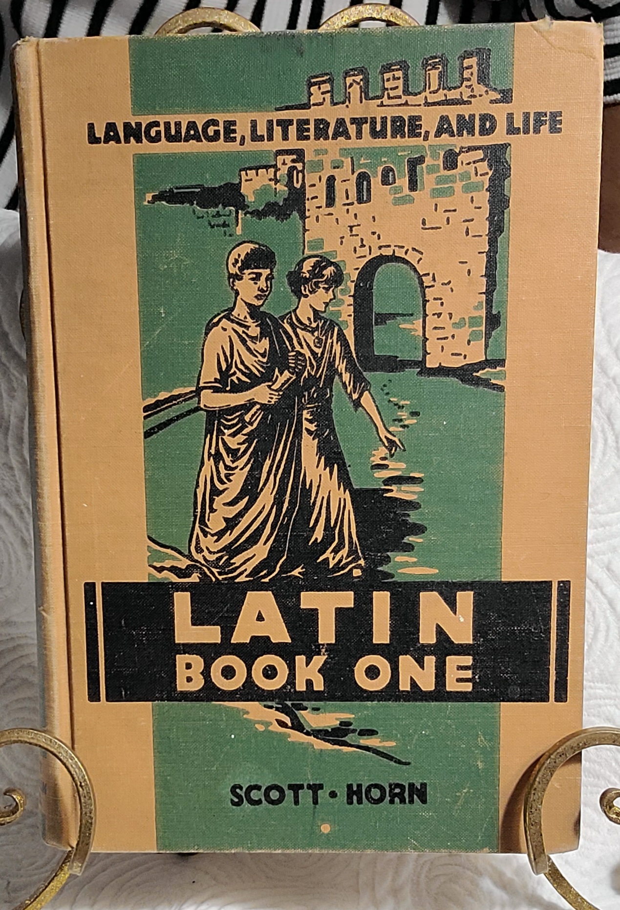 Latin Book One, Language, Literature, and Life de Harry Fletcher Scott ...