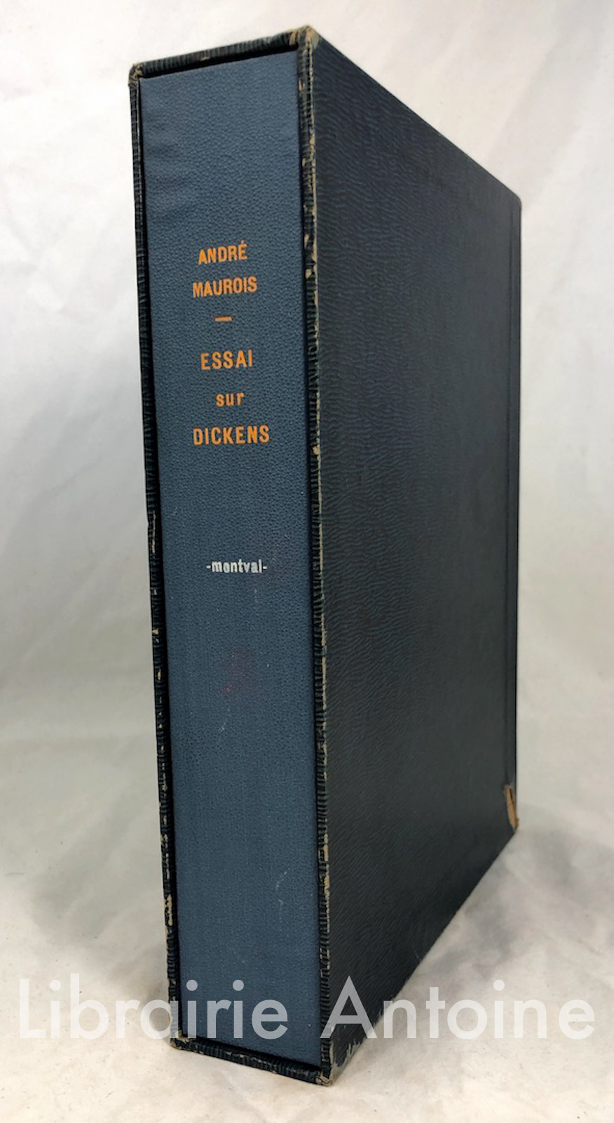 Un essai sur Dickens. by MAUROIS (André): (1927) | Librairie Antoine