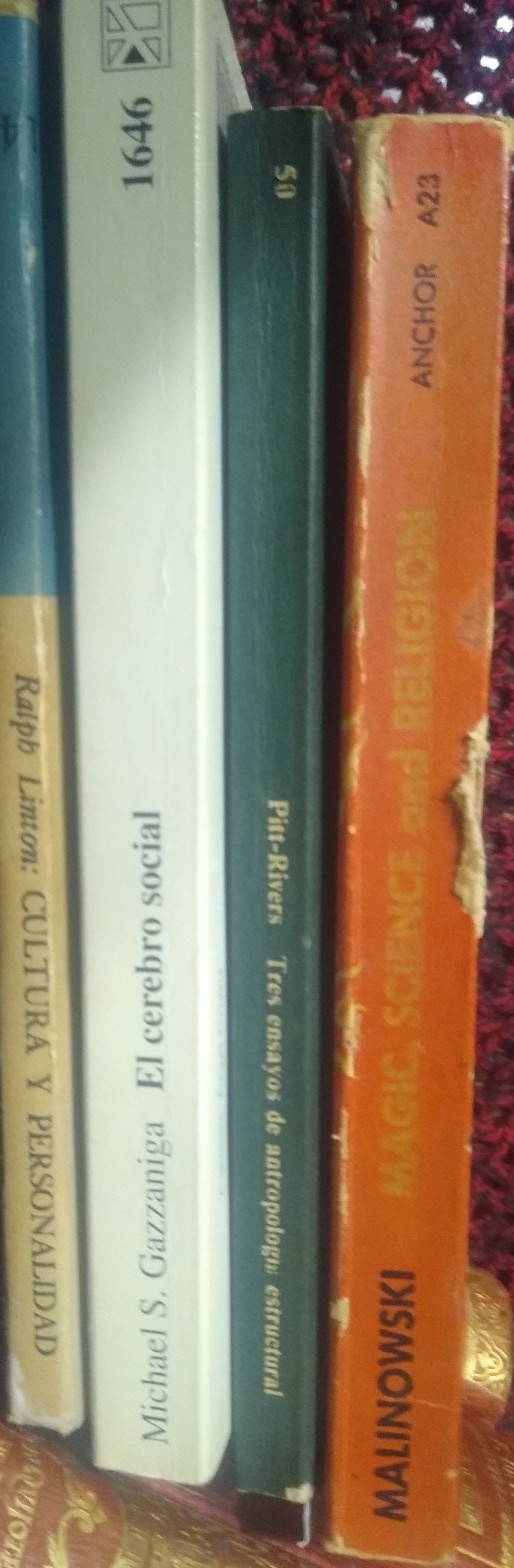 MAGIC , SCIENCE AND RELIGION and others essays + TRES ENSAYOS DE ...