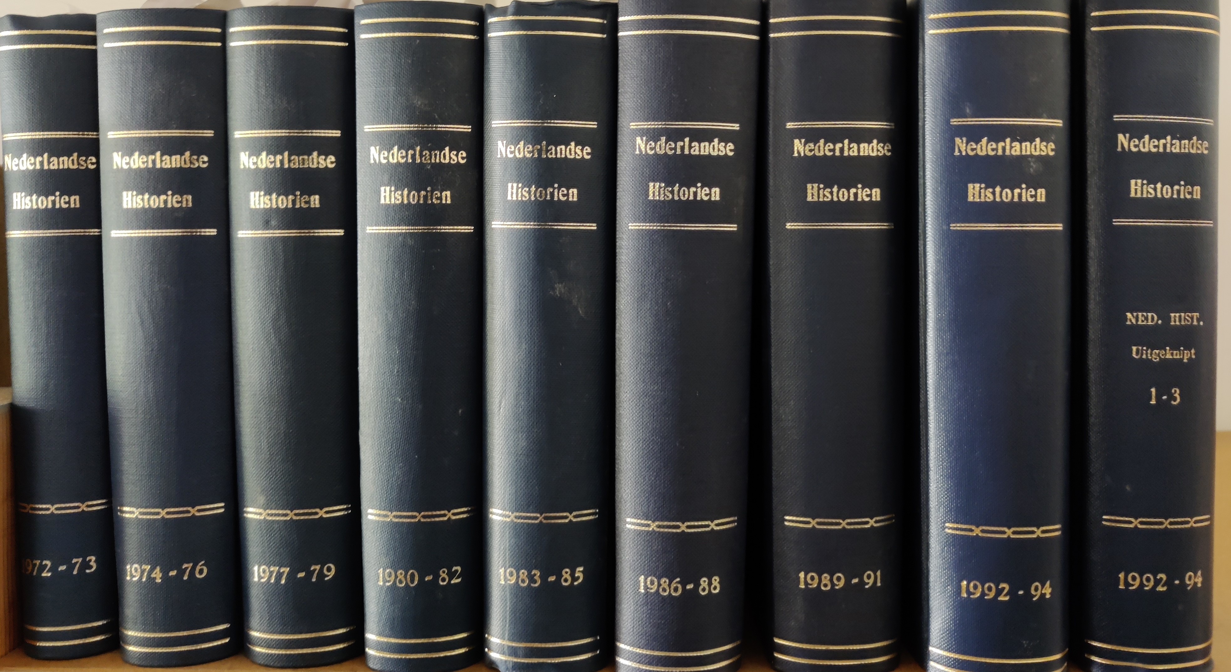 Acht delen Nederlandse Historiën 1972-1994 : tijdschrift voor ...