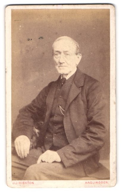 Photo John J. Rishton, Haslingden, Dearden Gate, Älterer Herr in ...